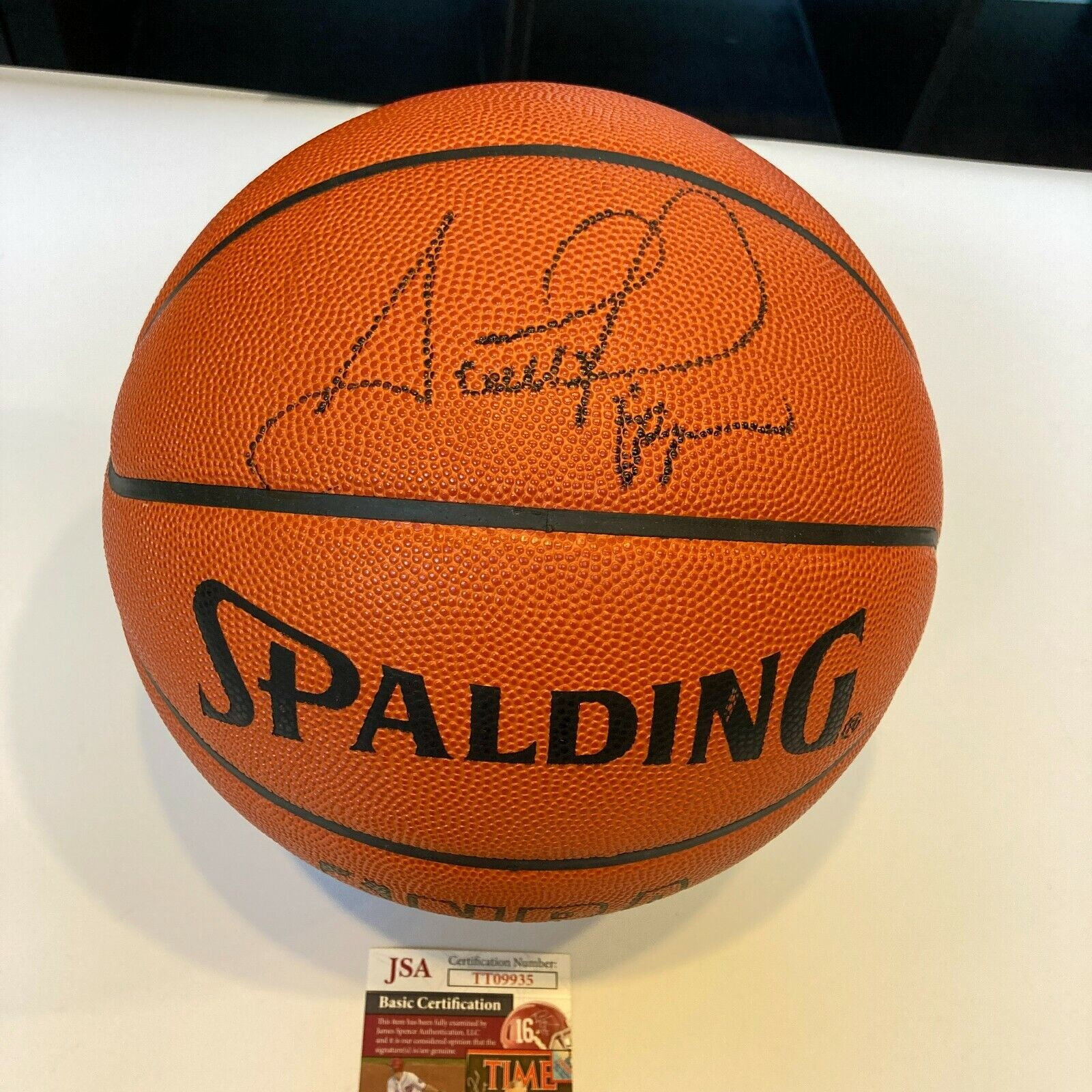 Scottie Pippen Signed Spalding Official NBA Game Basketball With JSA ...