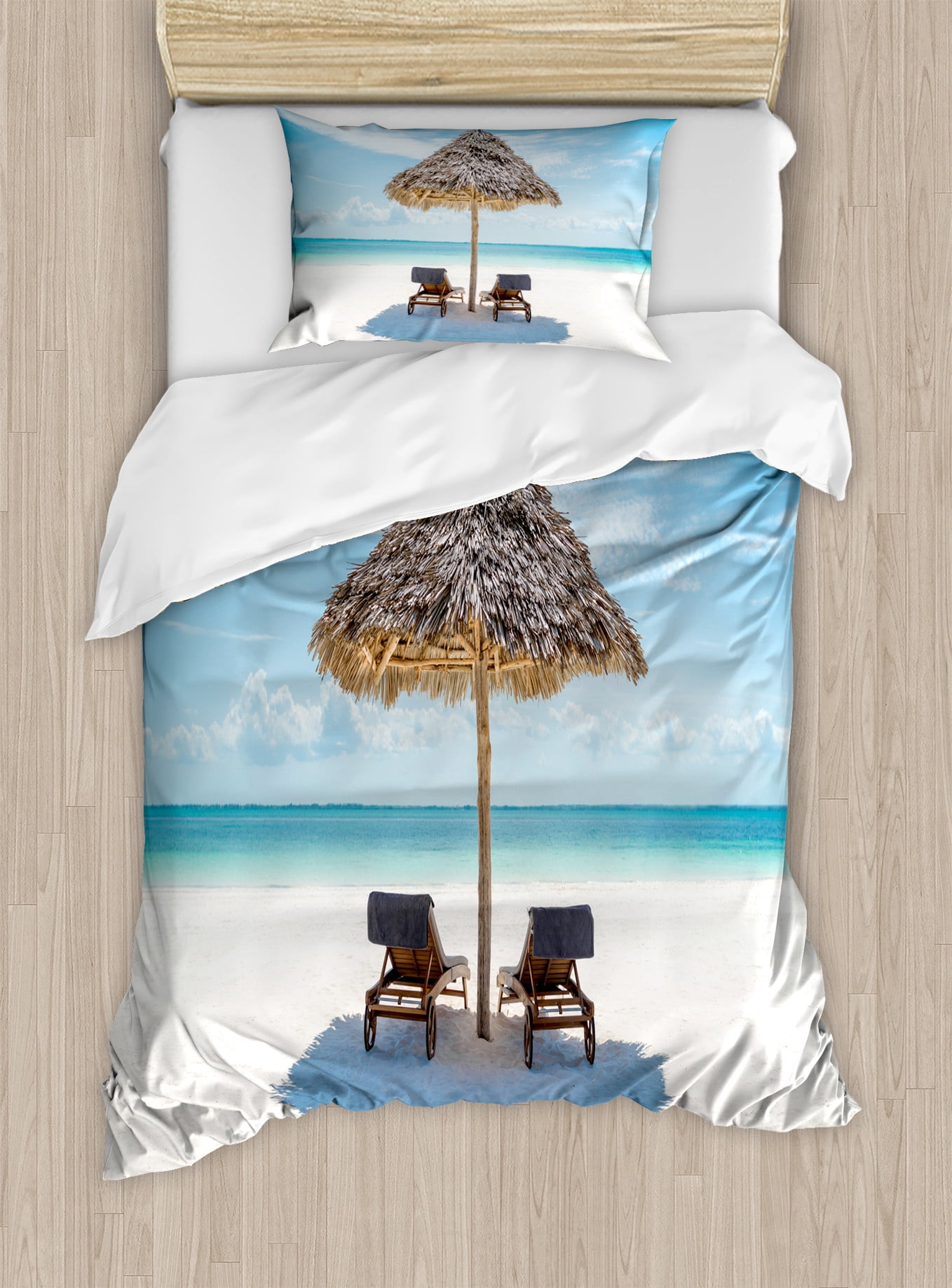 Seaside Duvet Cover Set, Wooden Sun Loungers Facing Eastern Ocean Under ...