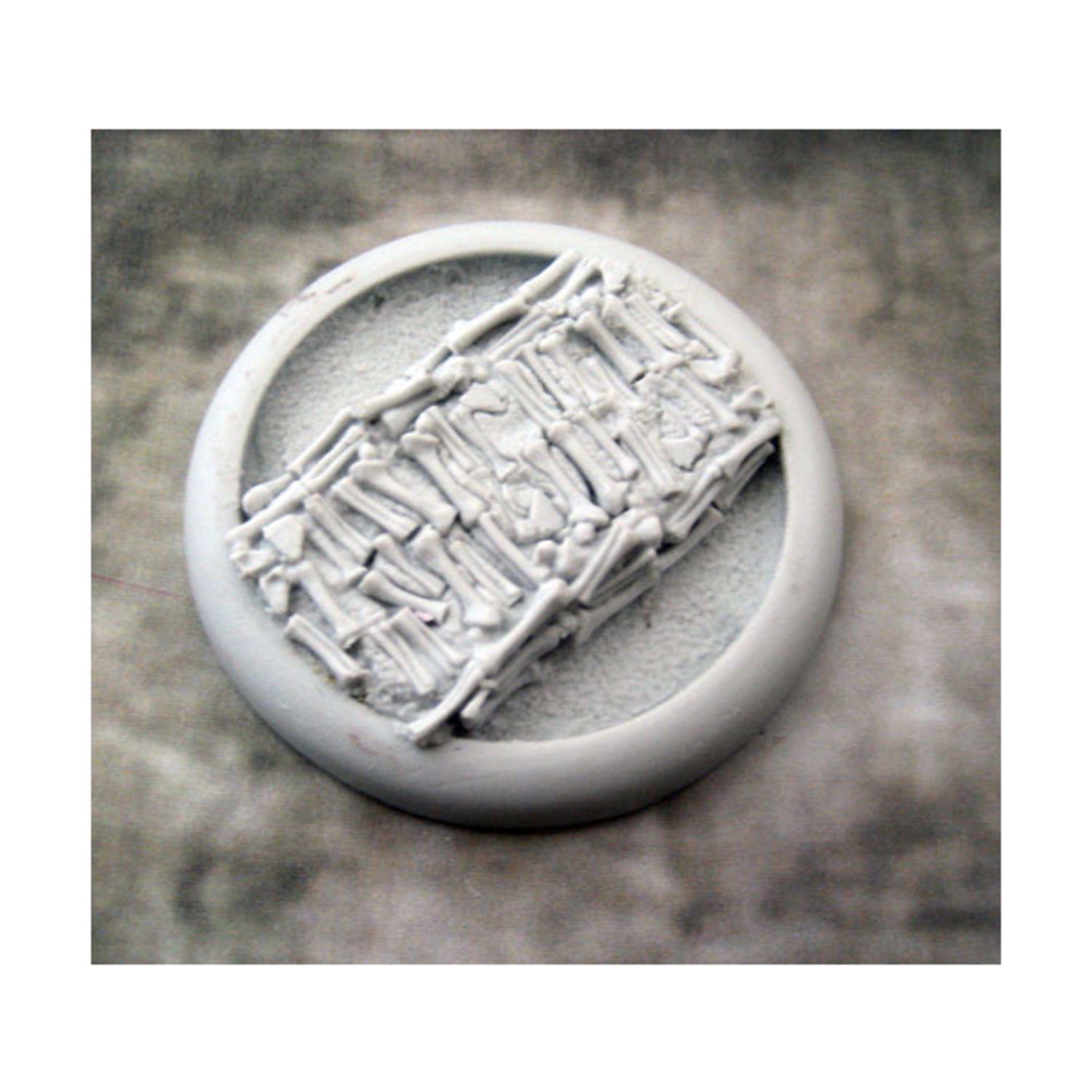Secret Weapon Miniatures 50mm Round Lip Base #4 - Bone Fields New ...
