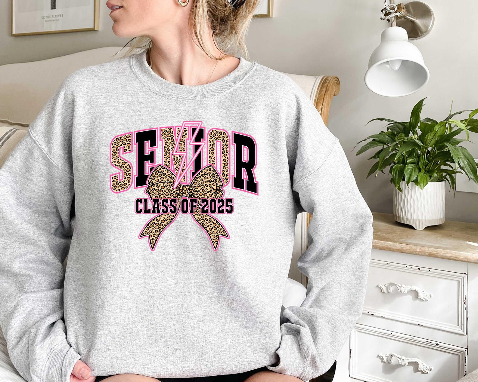Senior 2025 Bow Sweatshirt, Graduation 2025 Pullover, Pink Bow Senior ...