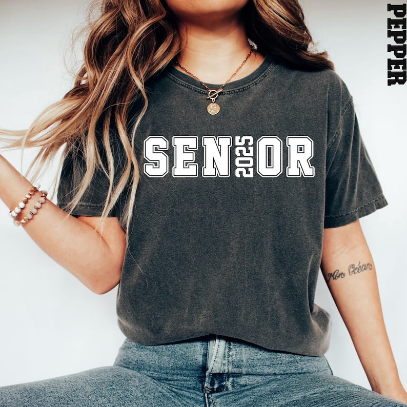 Senior 2025 Tee, Class Of 2025, Retro Senior, Graduation Gift - Walmart.com