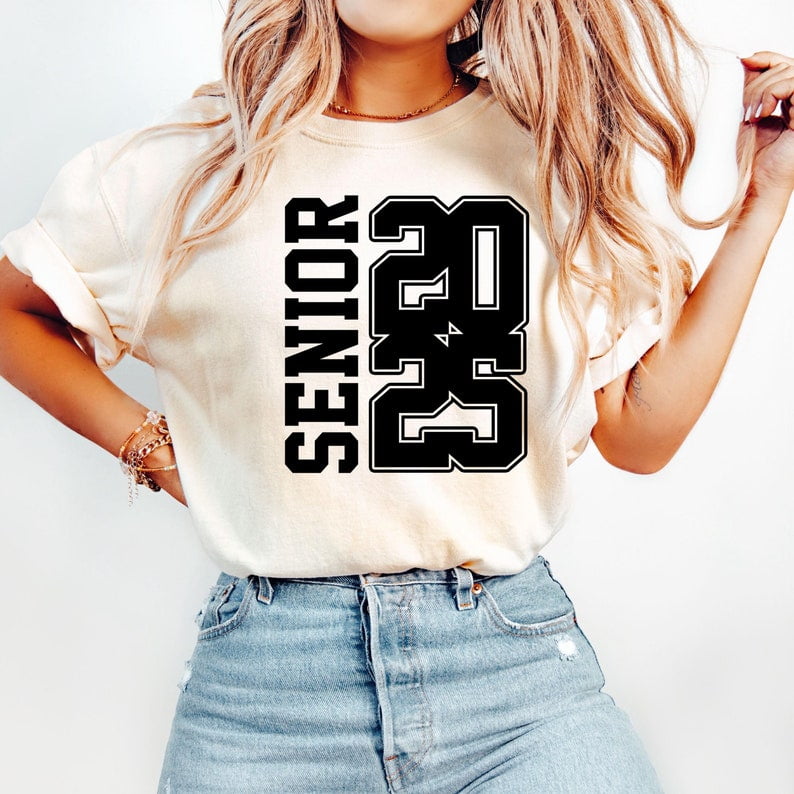 Senior 2025 Tee, Retro Senior, Graduation Gift, Senior Class Tee ...