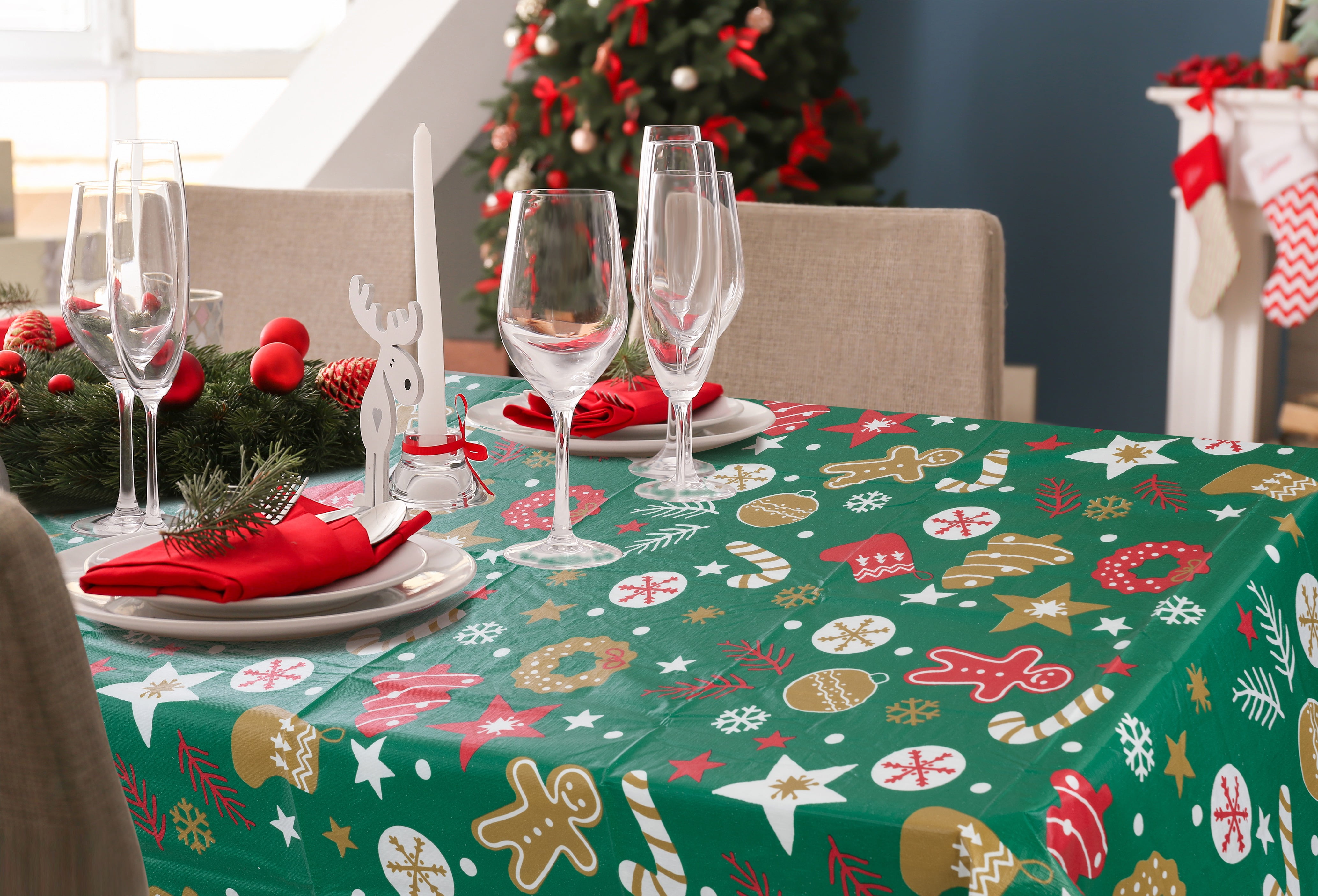 Serafina Home Christmas Gingerbread And Ornament Holiday Tablecloth, 52 ...