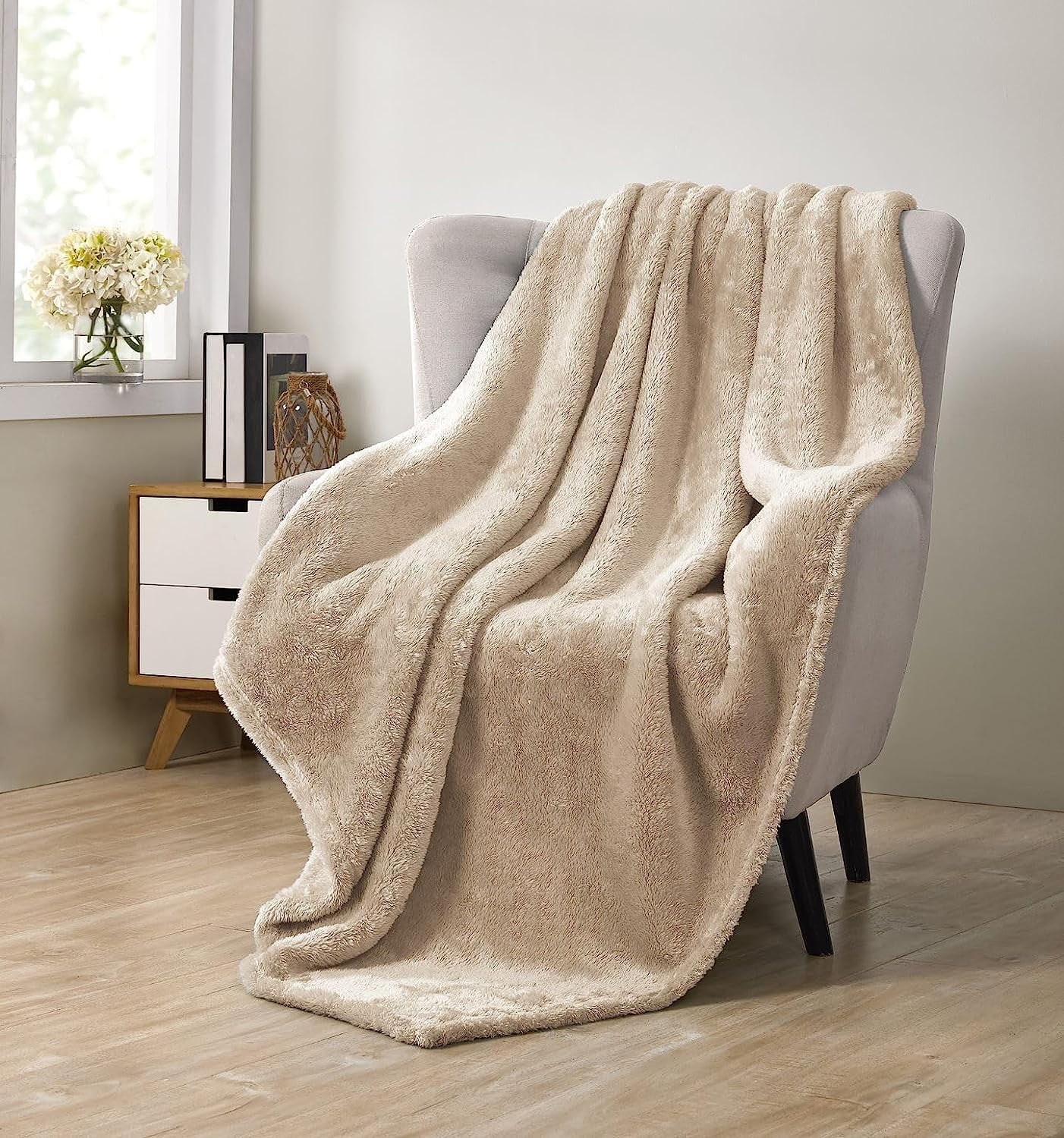 Serafina Home Soft Faux Fur Shaggy Beige Throw Blanket, Warm Thick ...