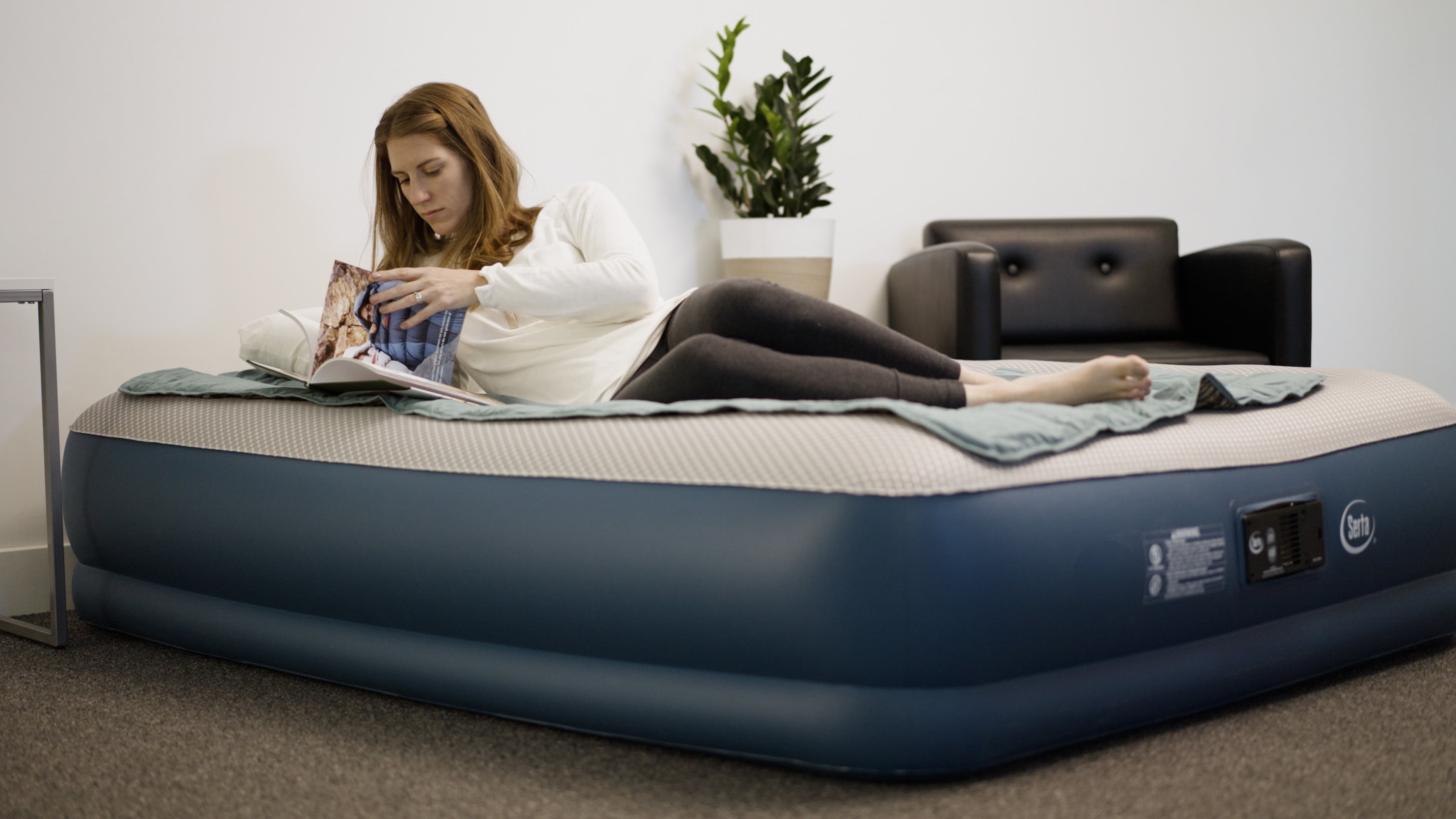 "Serta Queen Size Airbed - 16"" Raised Inflatable Mattress with Built ...