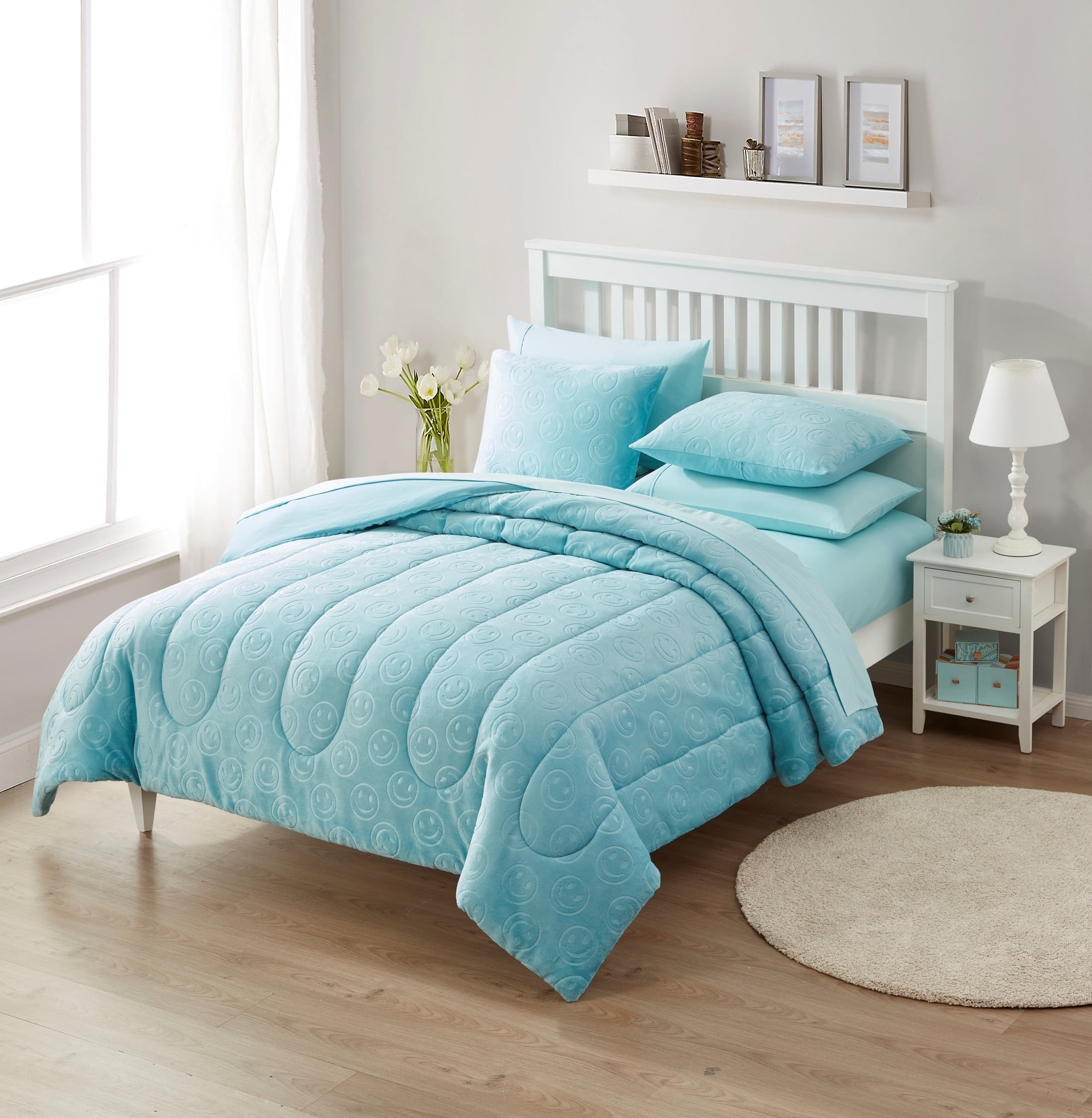 Serta So Snuggly Kids Embossed Happy Face 7-Piece Bed in a Bag, Queen ...