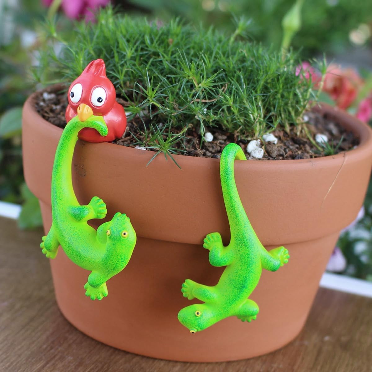 Set of 2 Funny Frog Statues Outdoor Flower Pot Hugger, Resin Hanging ...