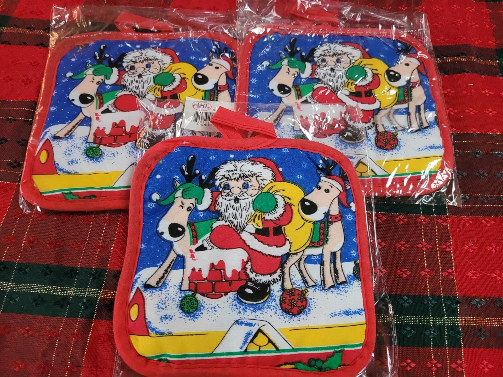 Set Of Three Pot Holders Kitchen 6.5 Inch X 6.5 Santa & Reindeers On ...