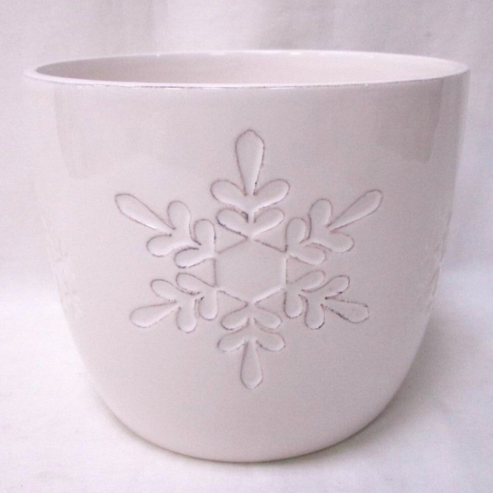 Set of 2 Imprinted Snowflake White Planter - Walmart.com