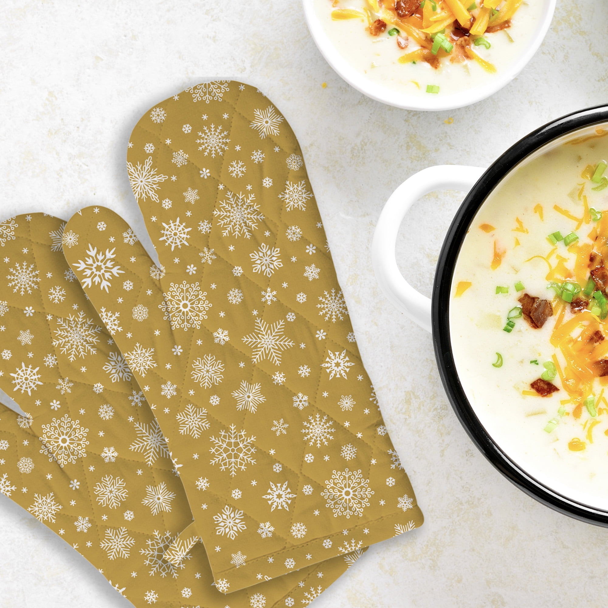 Set of 2 Snowflakes On Gold Oven Mitts by Ashton - Walmart.com