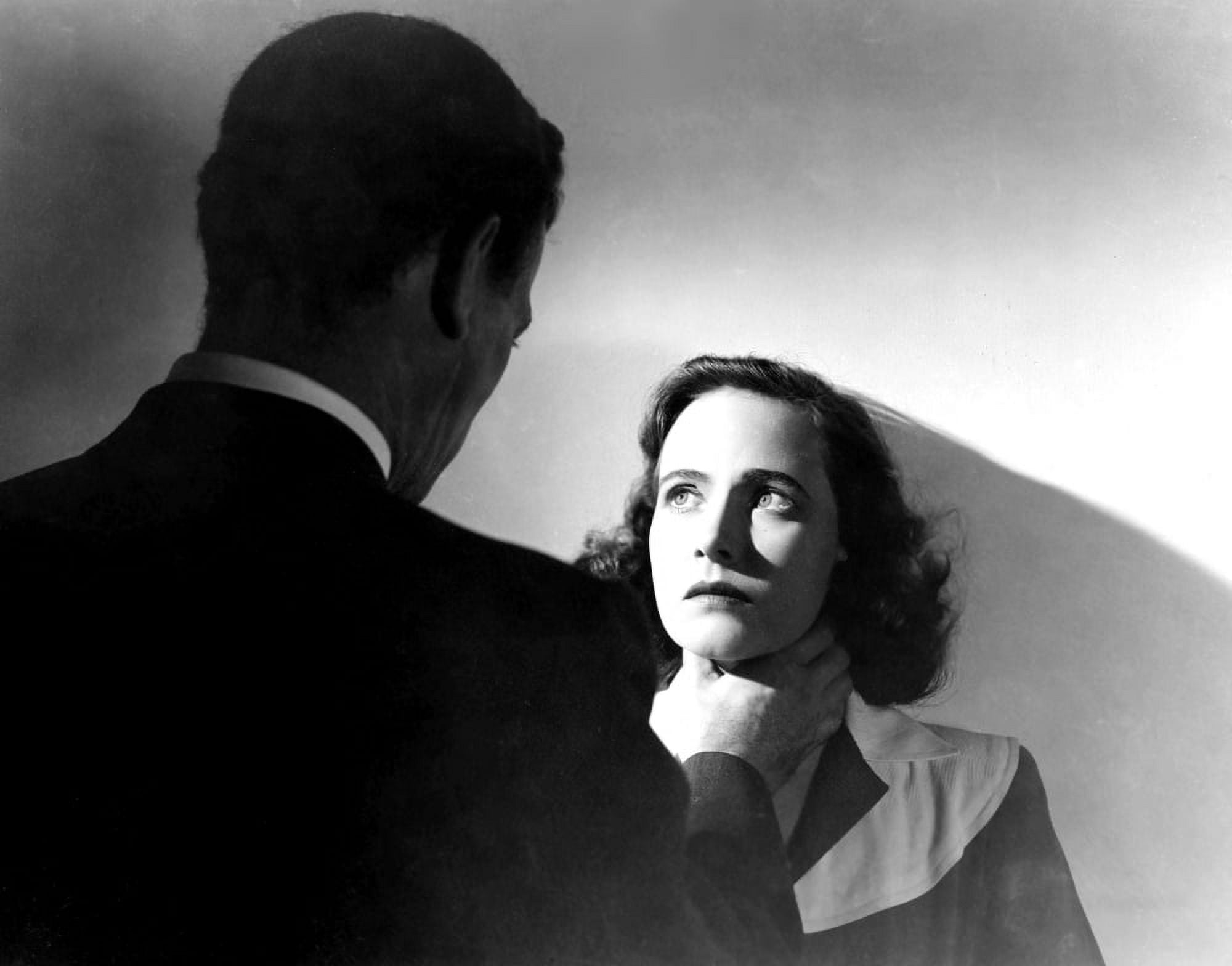 Shadow Of A Doubt Joseph Cotten Teresa Wright Strangling 1943 Photo ...