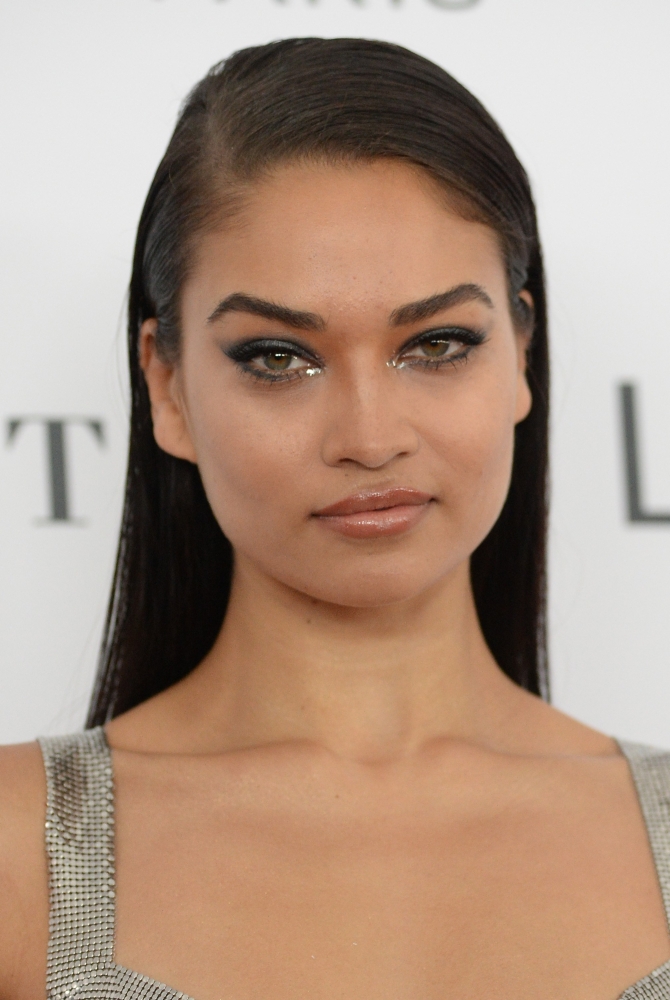 Shanina Shaik At Arrivals For 2017 Glamour Women Of The Year Awards ...
