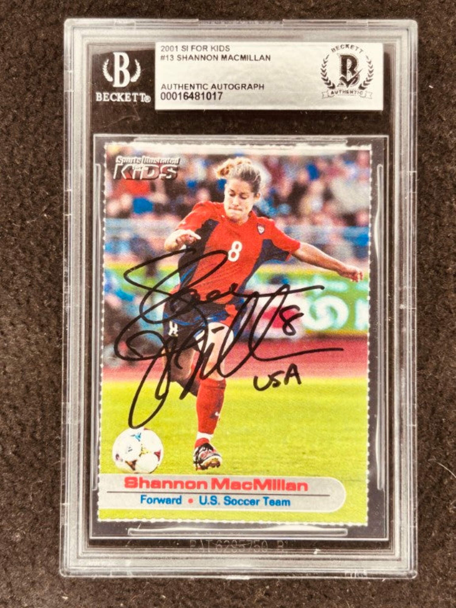 Shannon MacMillan autographed US Soccer 2001 Sports Illustrated for ...