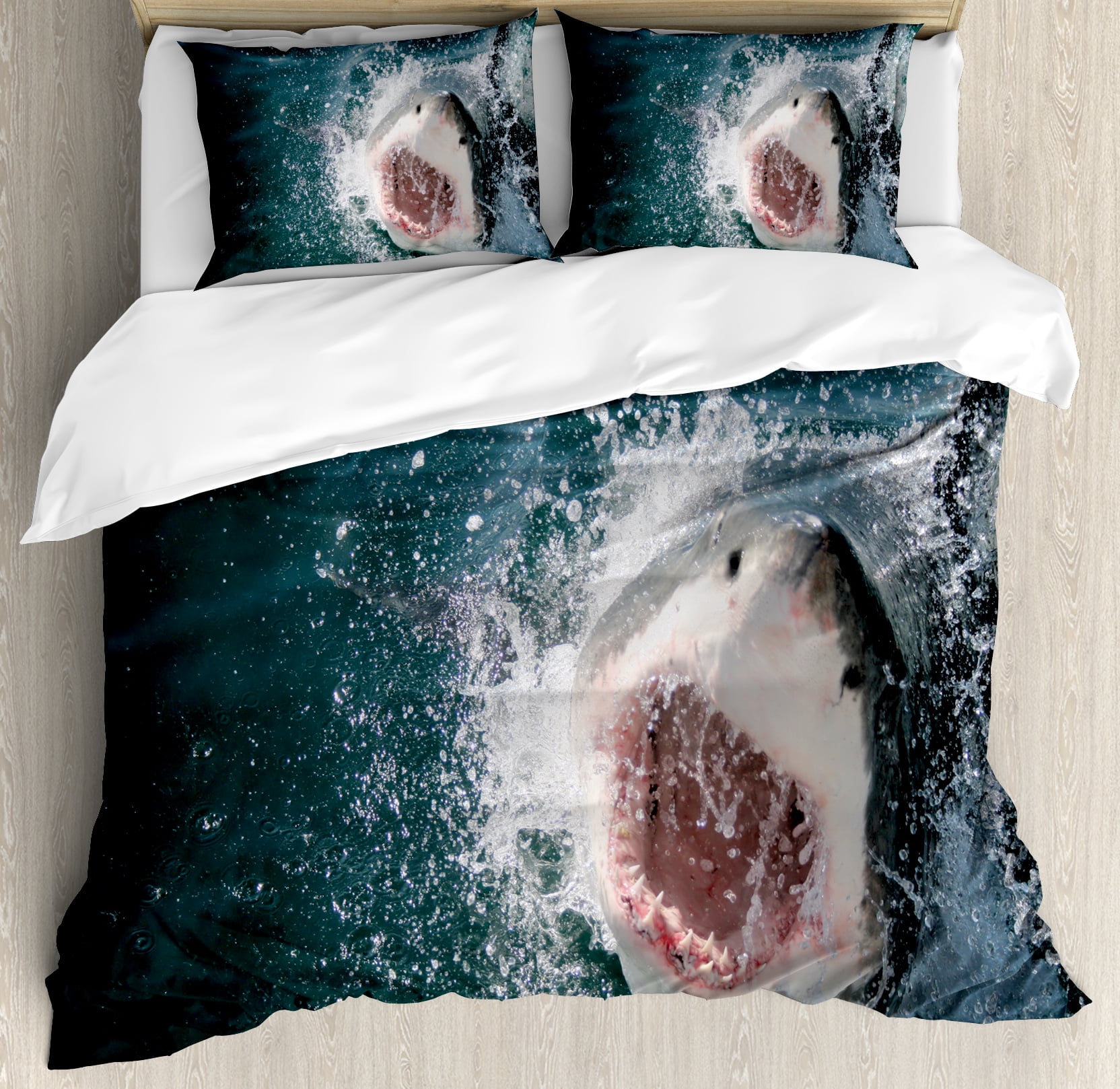 Shark Queen Size Duvet Cover Set, Wild Animal in the Sea Attacking ...