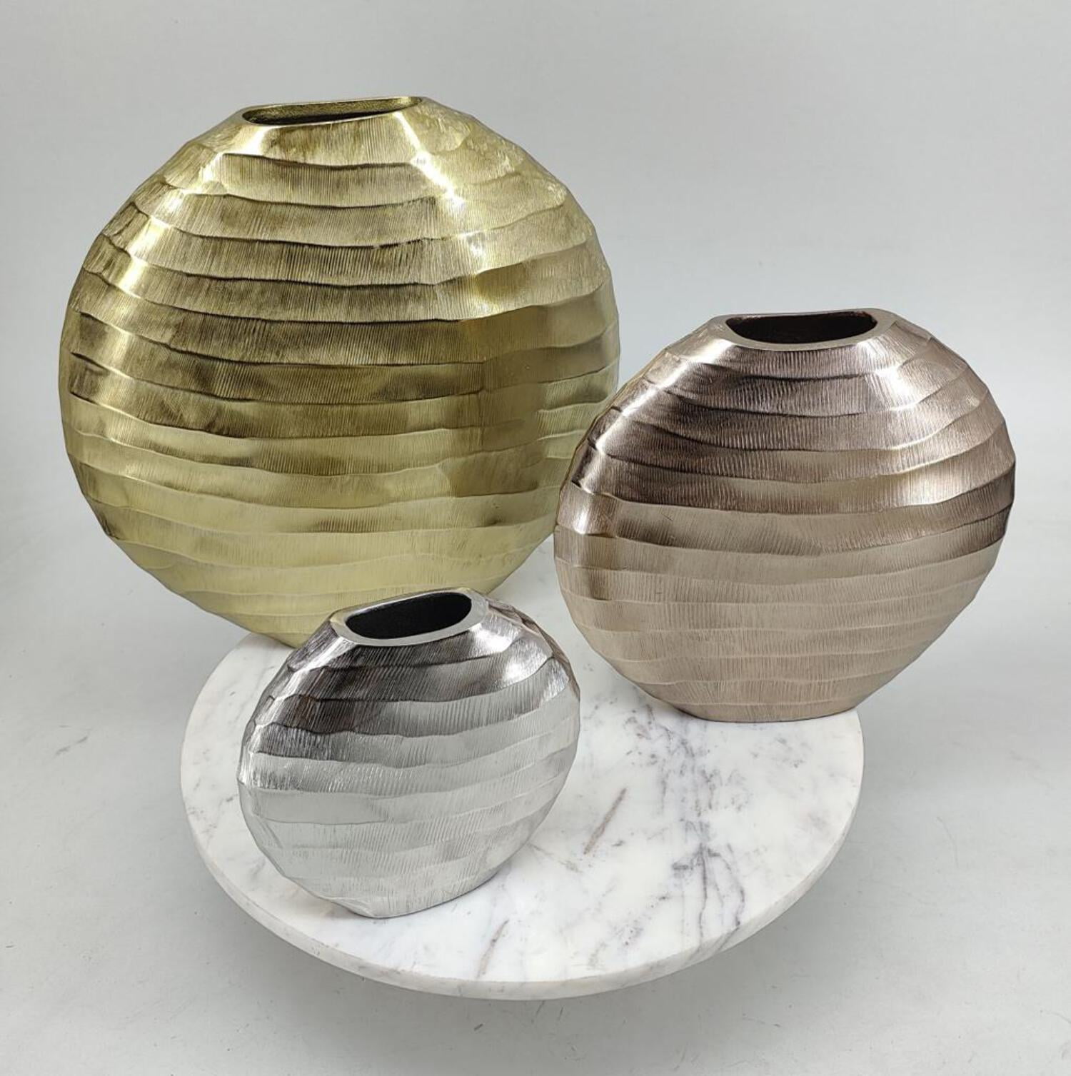 Shataj Decorative Aluminum Chisel Texture Vase - Walmart.com