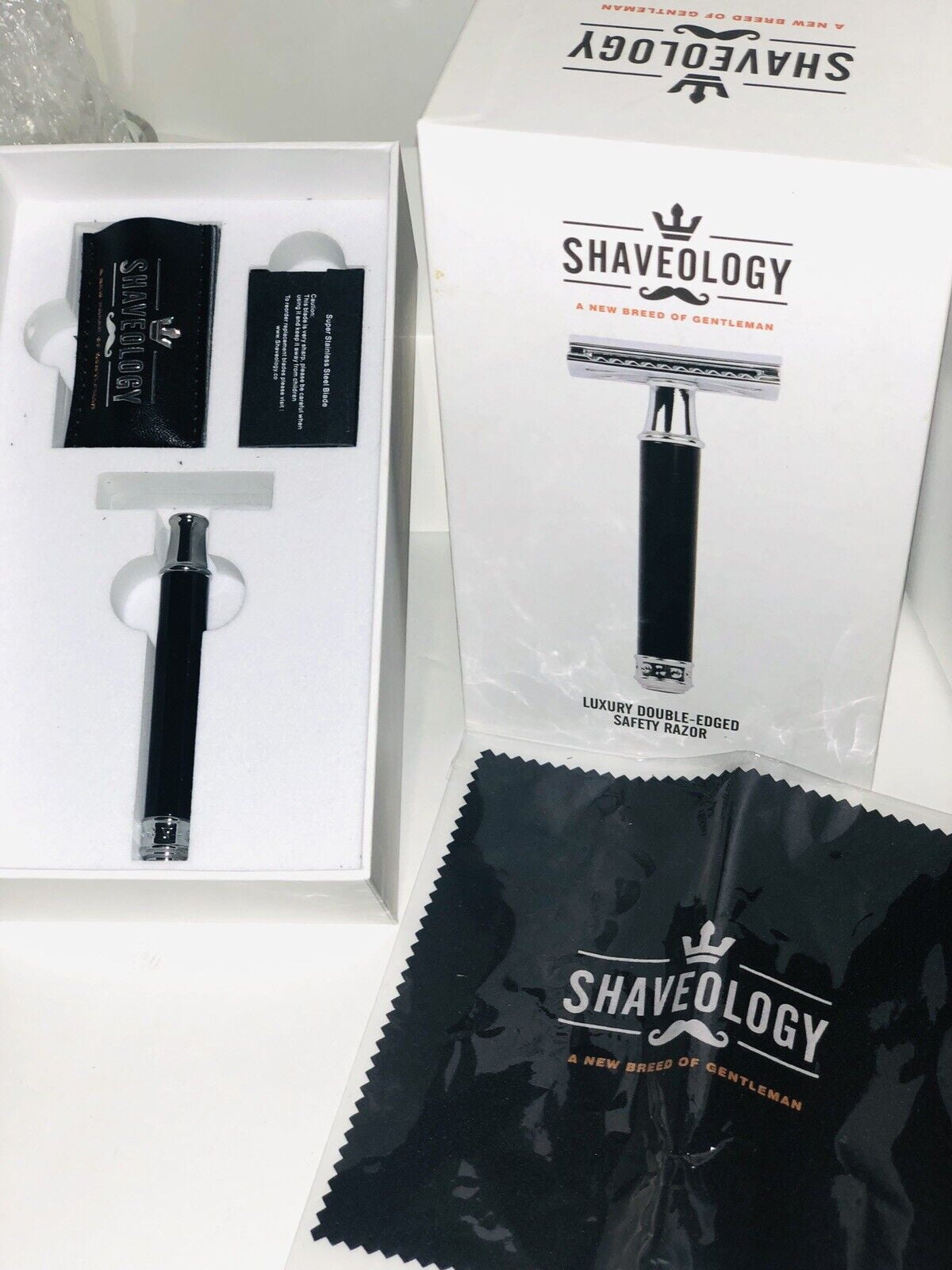 Shaveology Phantom Series Luxury Double Edge Safety Razor Shaving Set ...