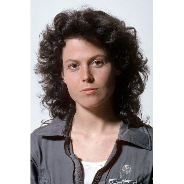 Sigourney Weaver Alien Color 24x36 Poster - Walmart.com