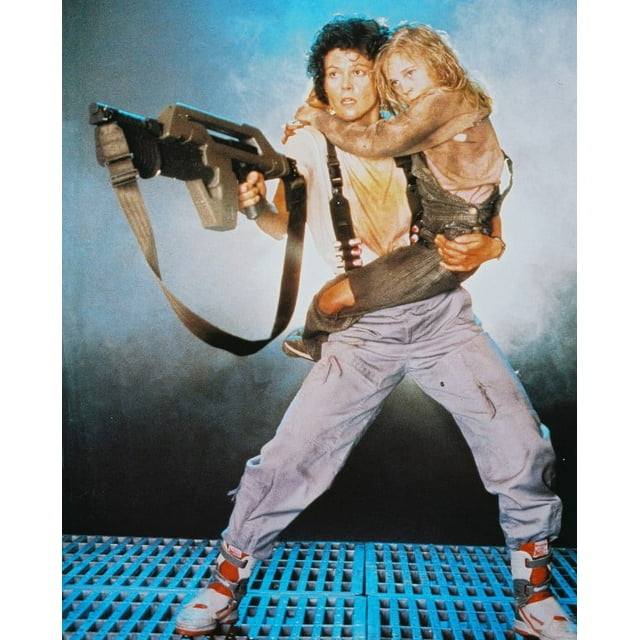 Sigourney Weaver Aliens 24x36 Classic Hollywood Poster - Walmart.com