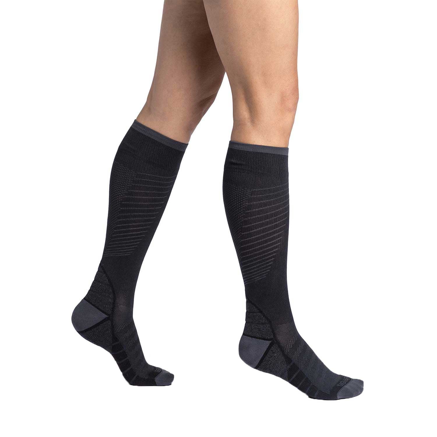 Sigvaris 432 Motion Flow Tech Knee High Socks - 20-30 mmHg Black XS ...