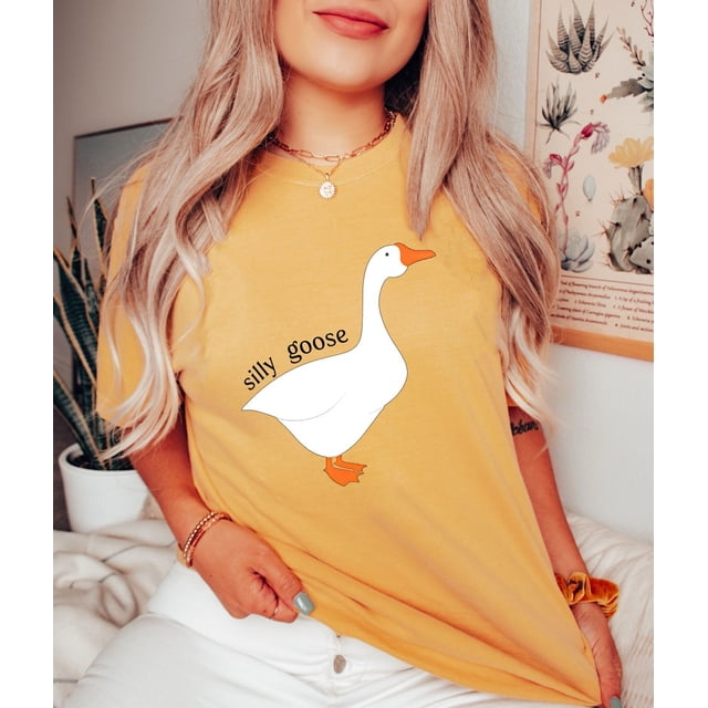 Silly Goose Trendy University T-shirt – College Meme Gift Tee – Cute ...