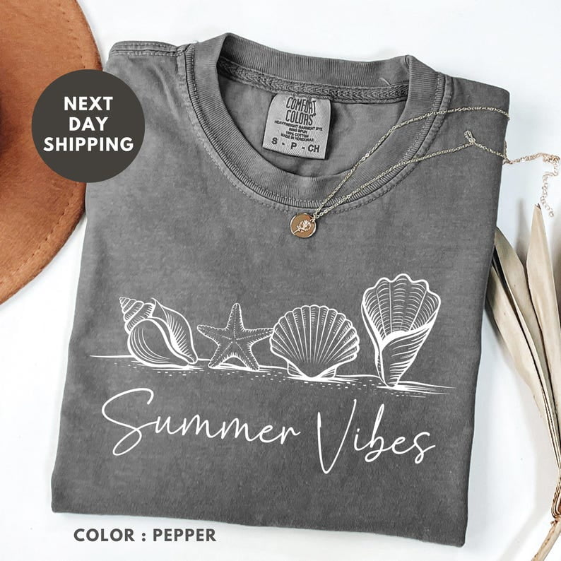 Simple Fit Sea Shells 90s Vintage Style Tshirt, Retro Y2k Ocean Shell ...