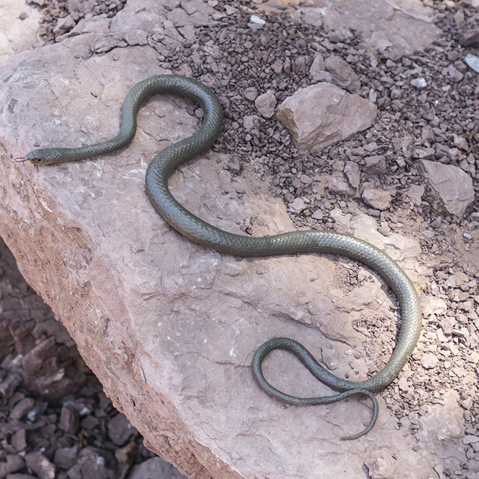 Sioweci 40" S-shaped Snake Prank Toy Realistic Rubber Snake Model ...