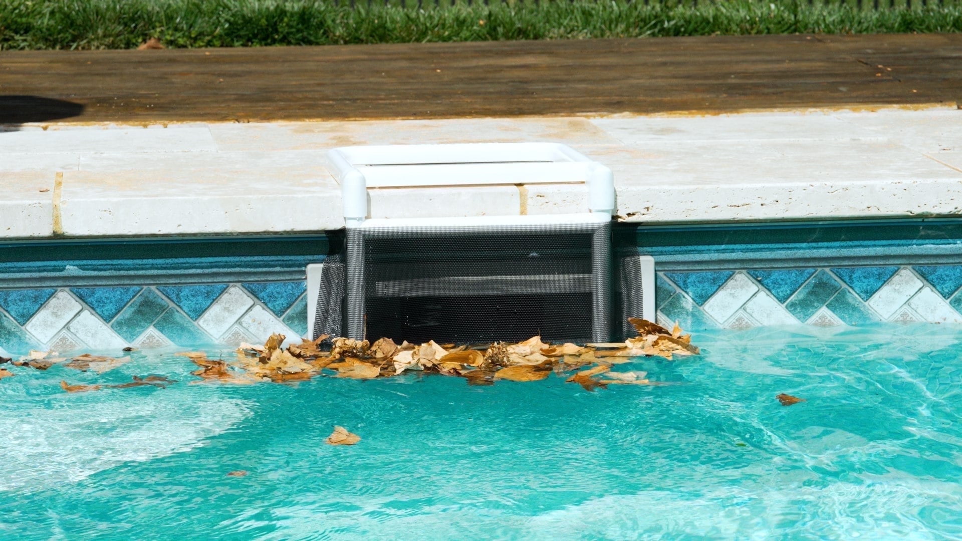 SKIMMER SAVER by Fischer Diverts leaves, Prevents Burned up Pool pumps ...