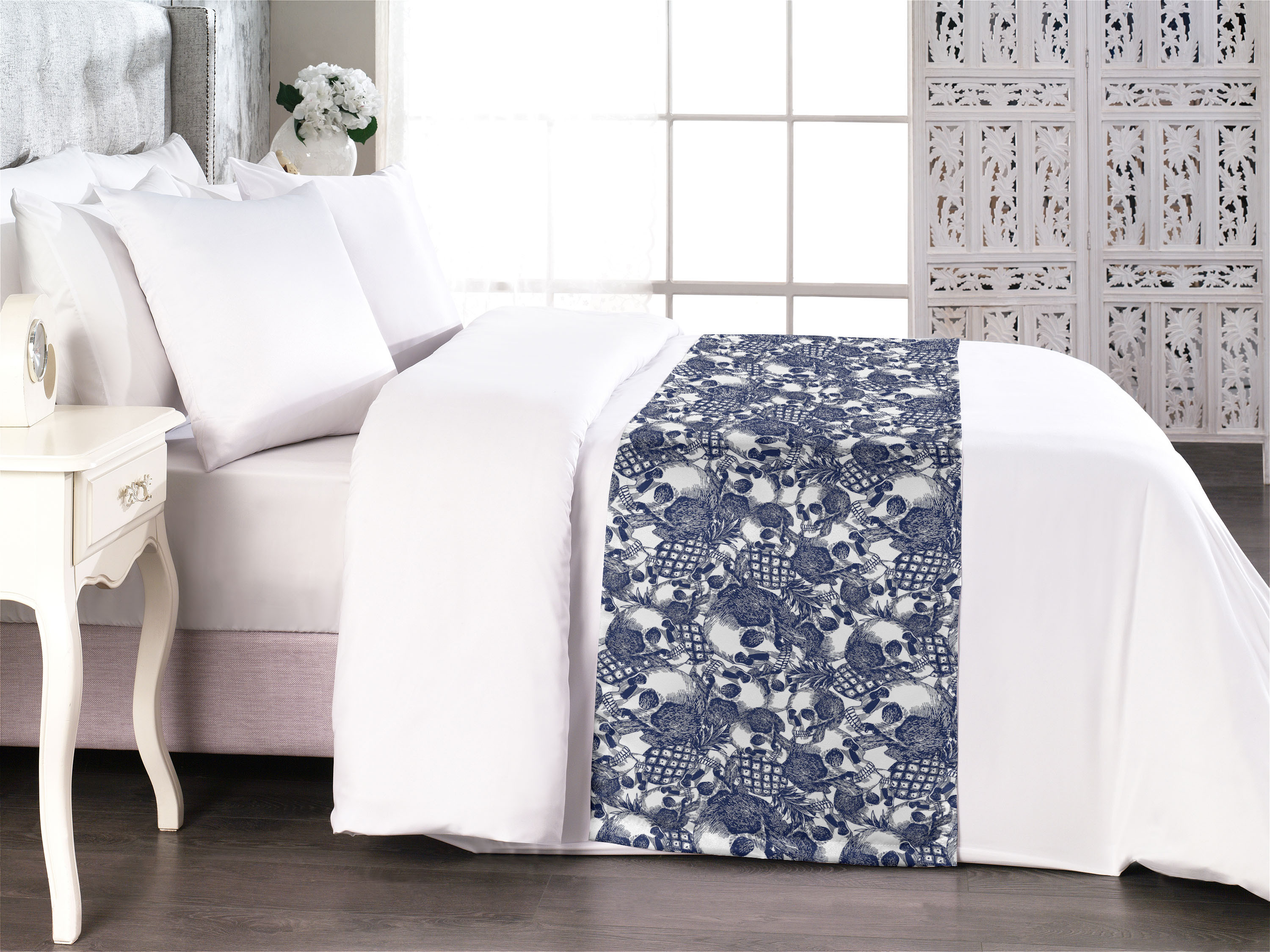 Skulls Bed Runner, Monochrome Sketch Style Art of Skeleton Heads and ...