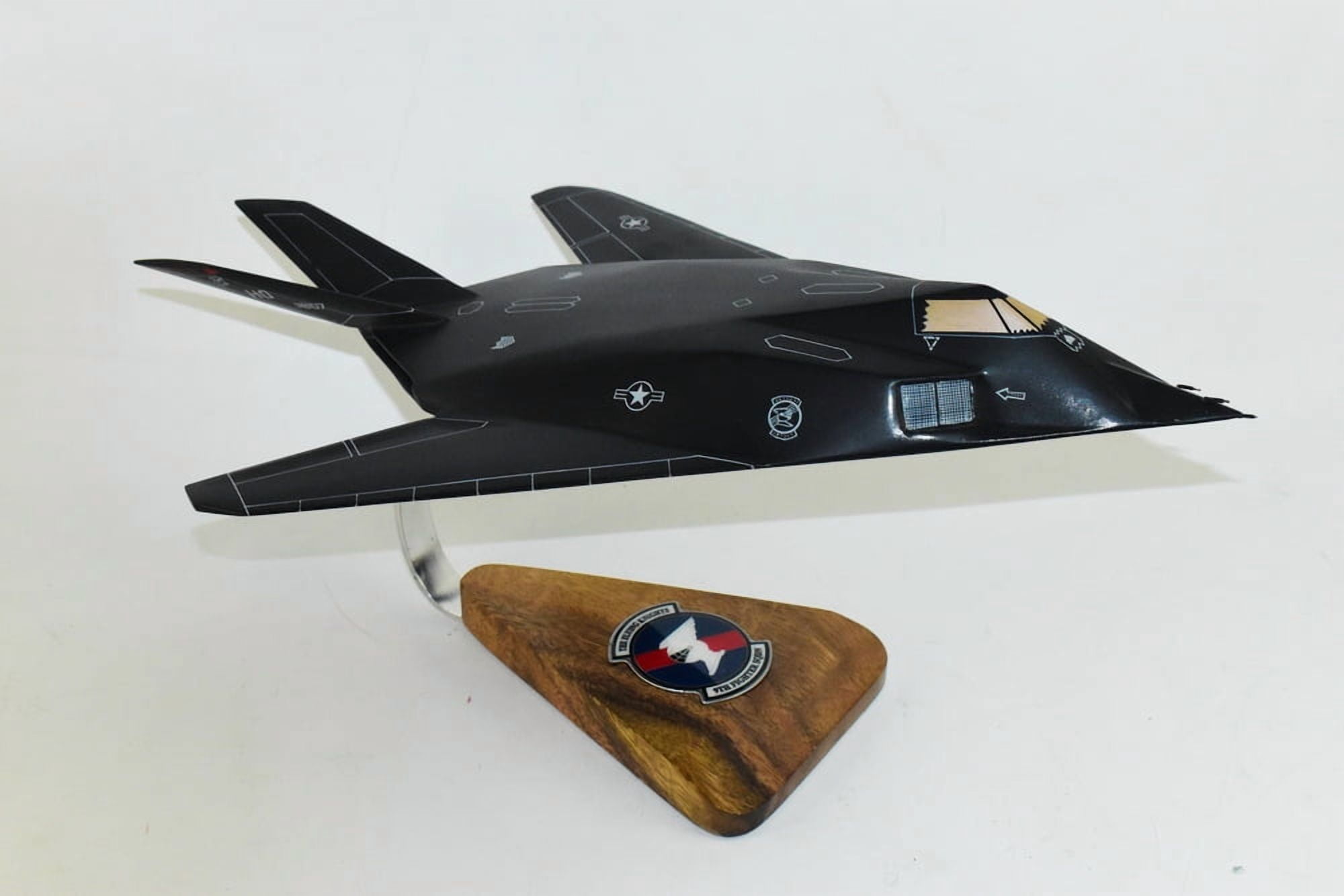 Skunk Works® F-117A Nighthawk®, 9th FS Flying Knights, Mahogany Scale ...