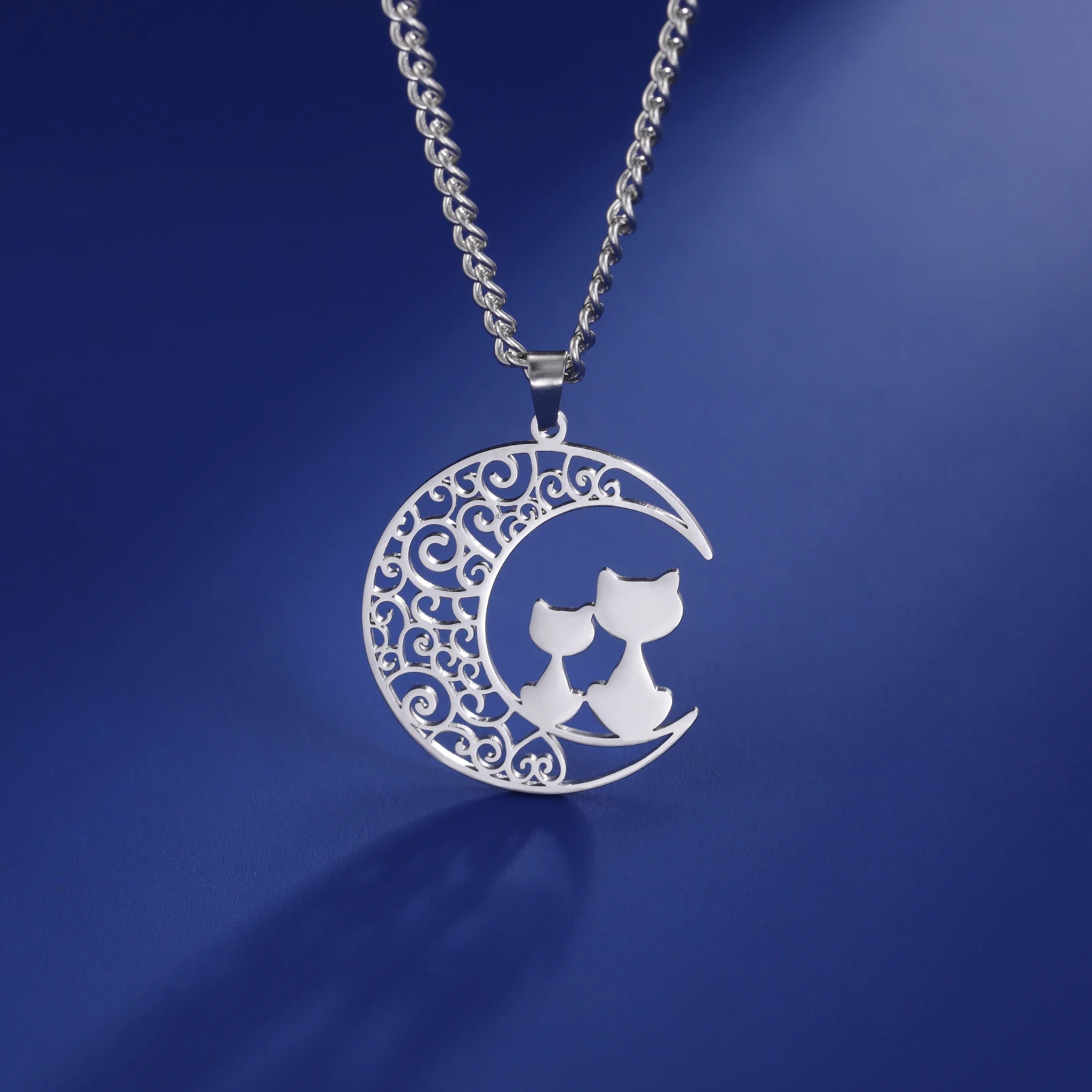 Skyrim Two Little Cats Moon Pendant Stainless Steel Necklace Men‘s and Women‘s Fashion Cute Cat ...