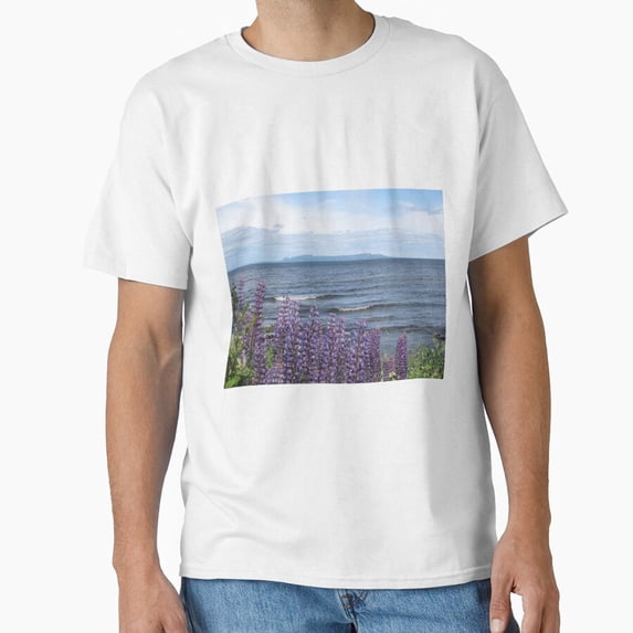 Sleeping Giant Shirt, Casual Graphic Tee, Everyday Short Sleeve Shirt ...