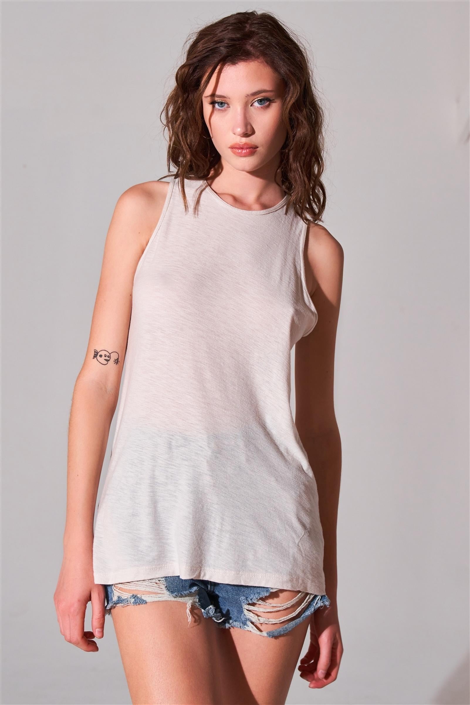 Sleeveless Crew Neck Cut-out Back Detail Longline Top - Walmart.com