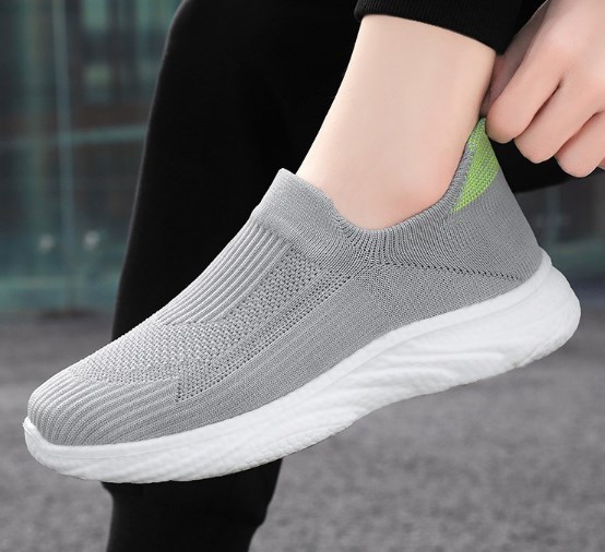 Slid in hands-free walking shoes for women and men, sliding in outdoor ...
