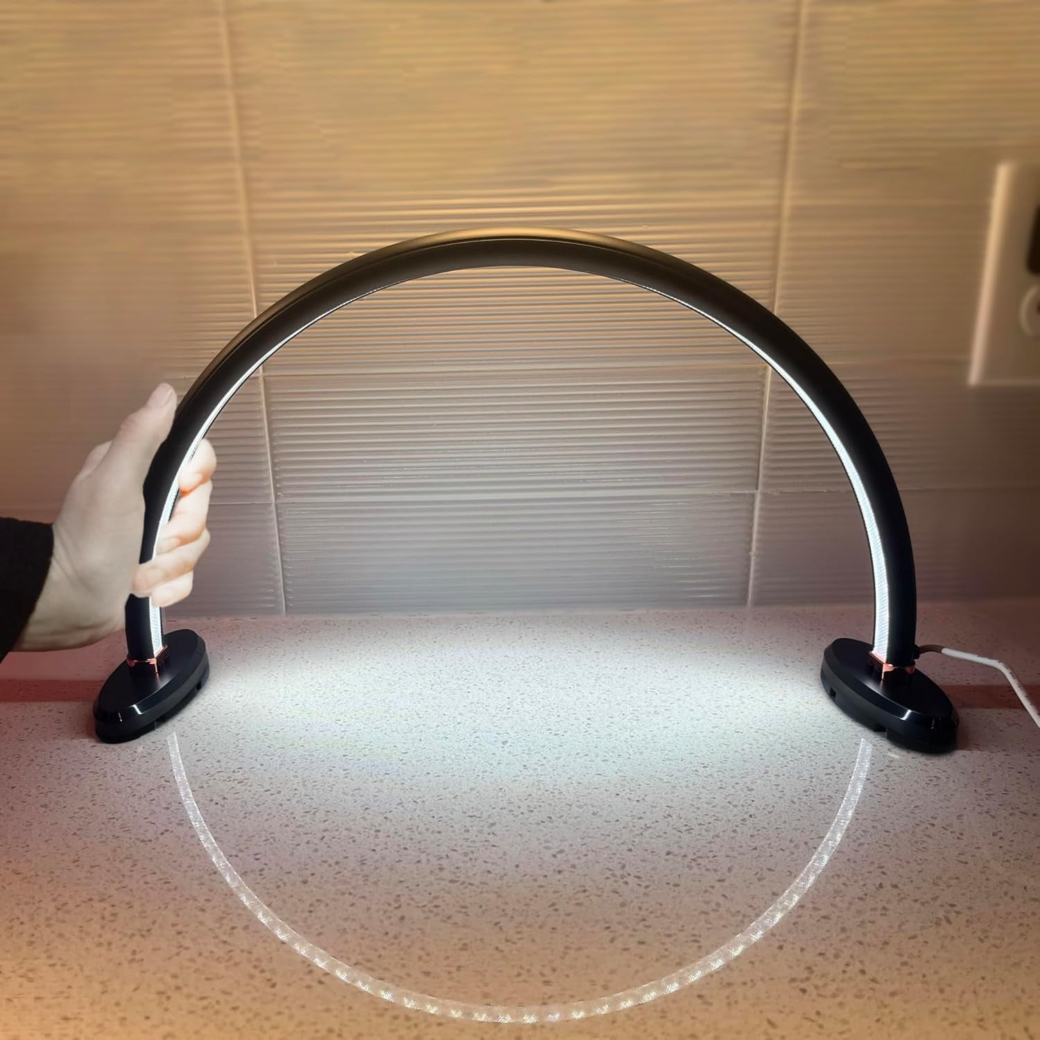 Small LED Half Moon Nail Desk Lamp, Dimming Desk Lamp, Folding Stand ...