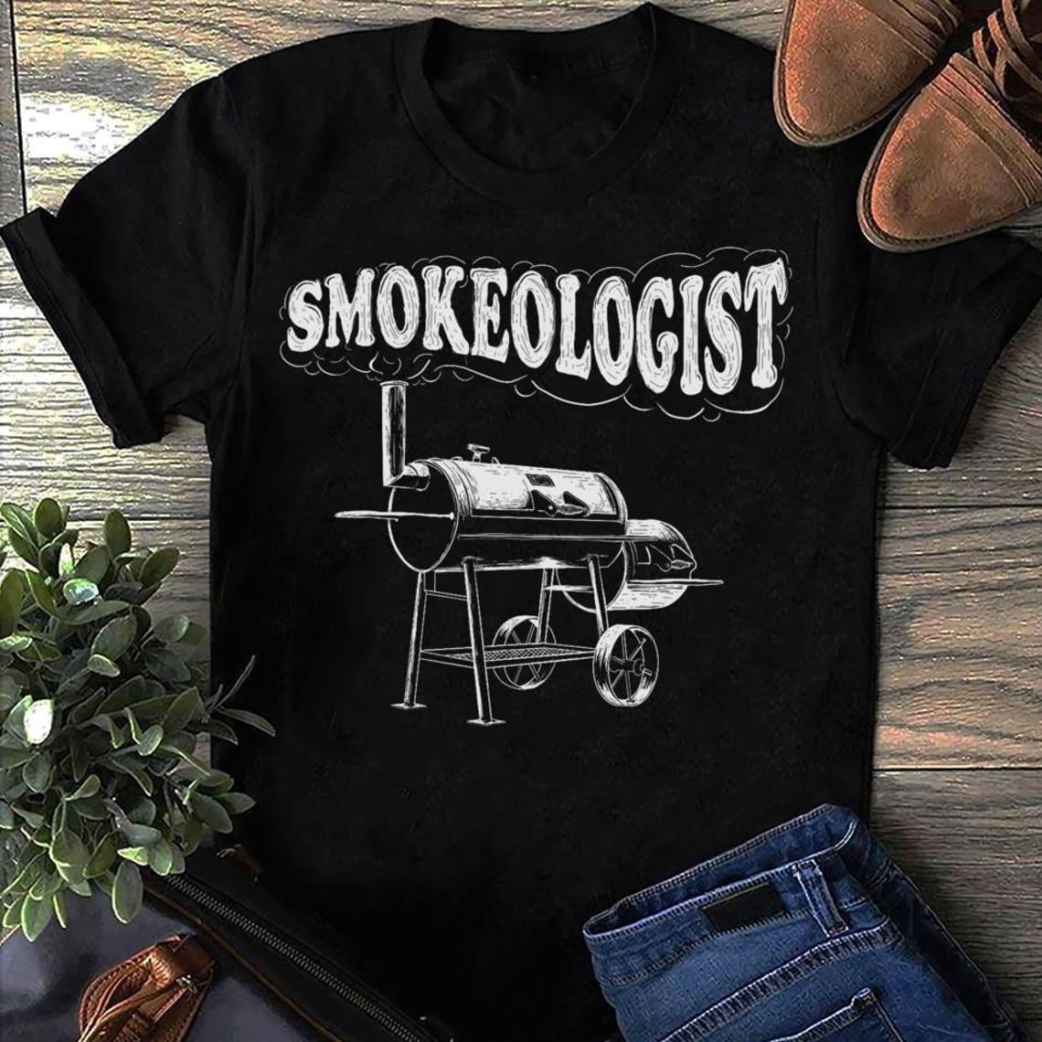 Smokeologist Funny Pitmaster Bbq Smoker Grilling BBQ T Shirt - Funny ...