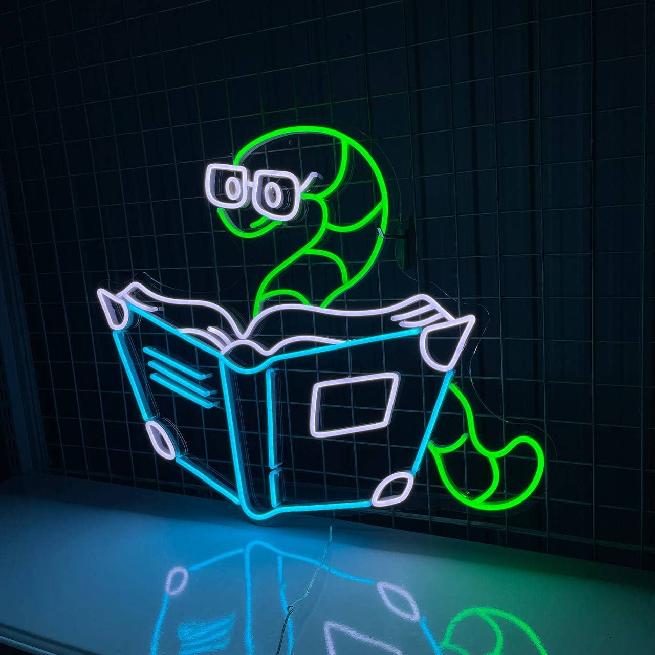 Snake Read Book Neon Sign, Animal Art Decor - Walmart.com