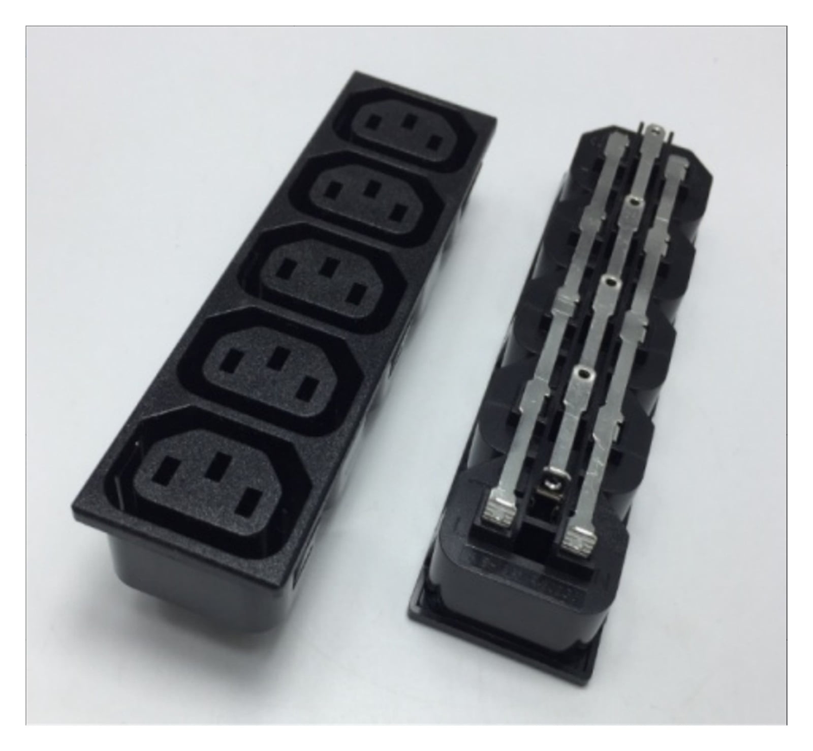 Snap In IEC C13 5 Way Electrical Plug Socket Use For Power Distribution ...