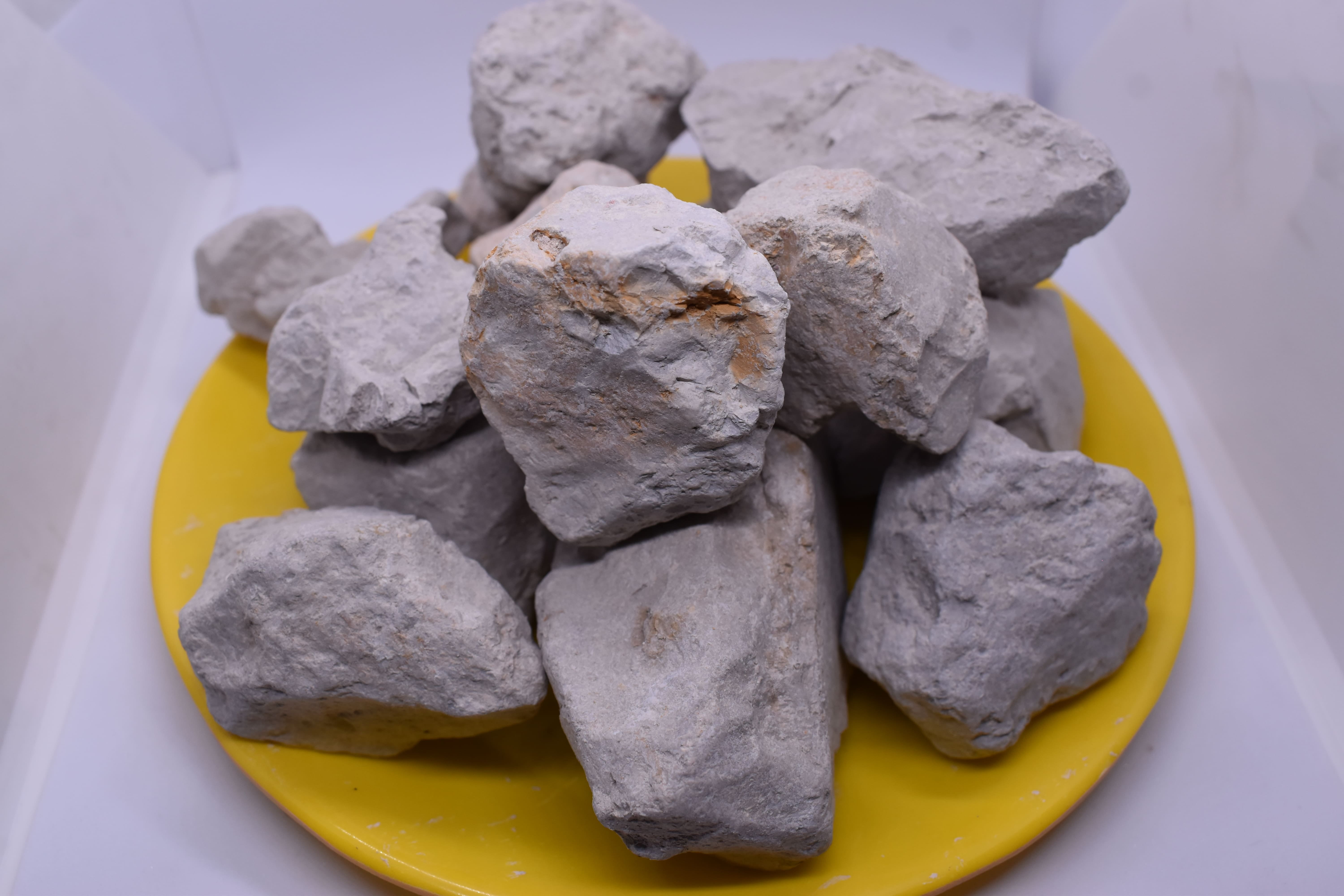 Snow White Non-Roasted Clay Crumbs, 200 Grams, Medium Crunchy, Earthy ...