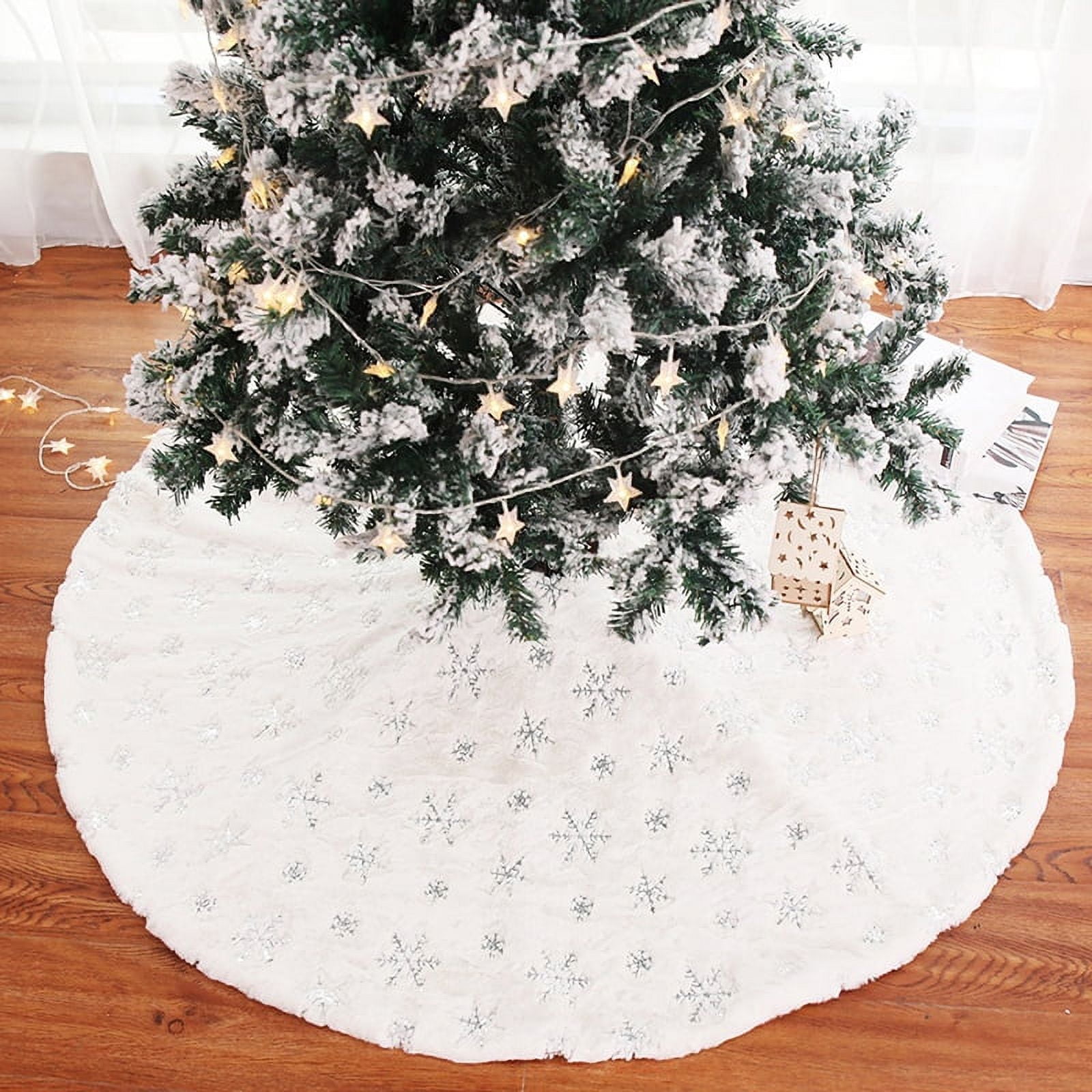 Fluffy, Furry Holiday: White Christmas Tree Skirt with Snowflake and ...
