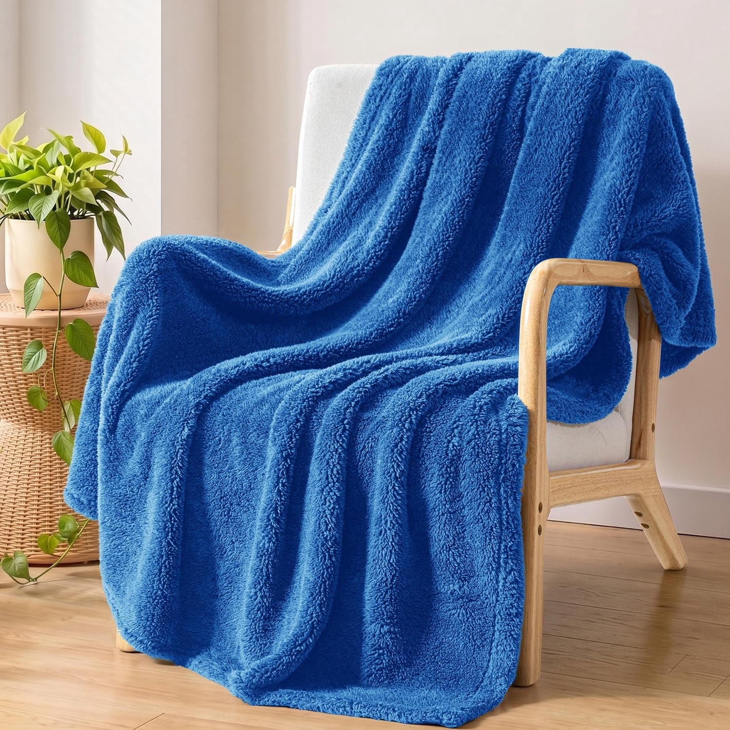 Soft Plush Fleece Throw Blanket for Couch, Cobalt Blue | Fluffy Velvet ...