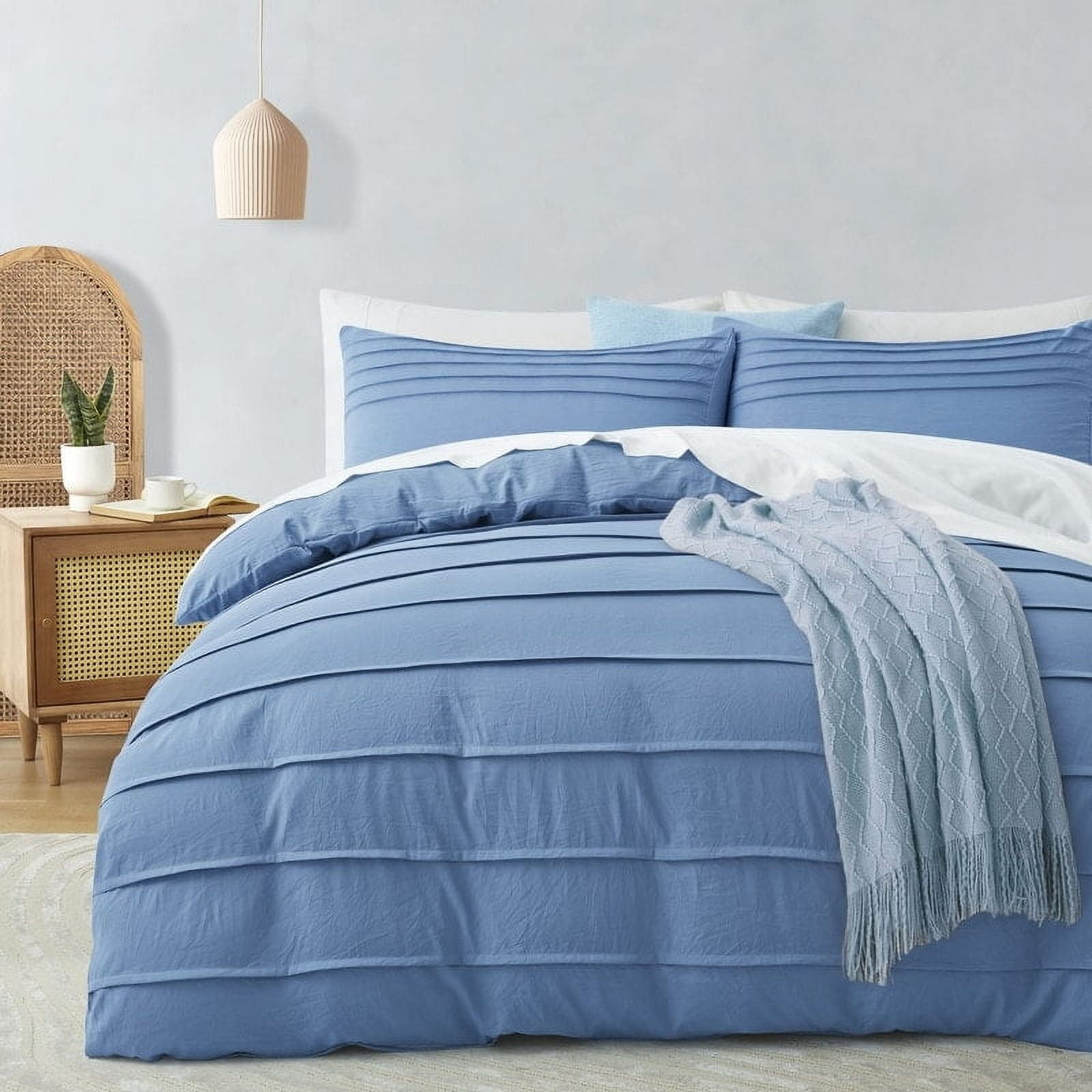 Soft and Breathable Textured Bedding Set with Zipper Closure Blue ...