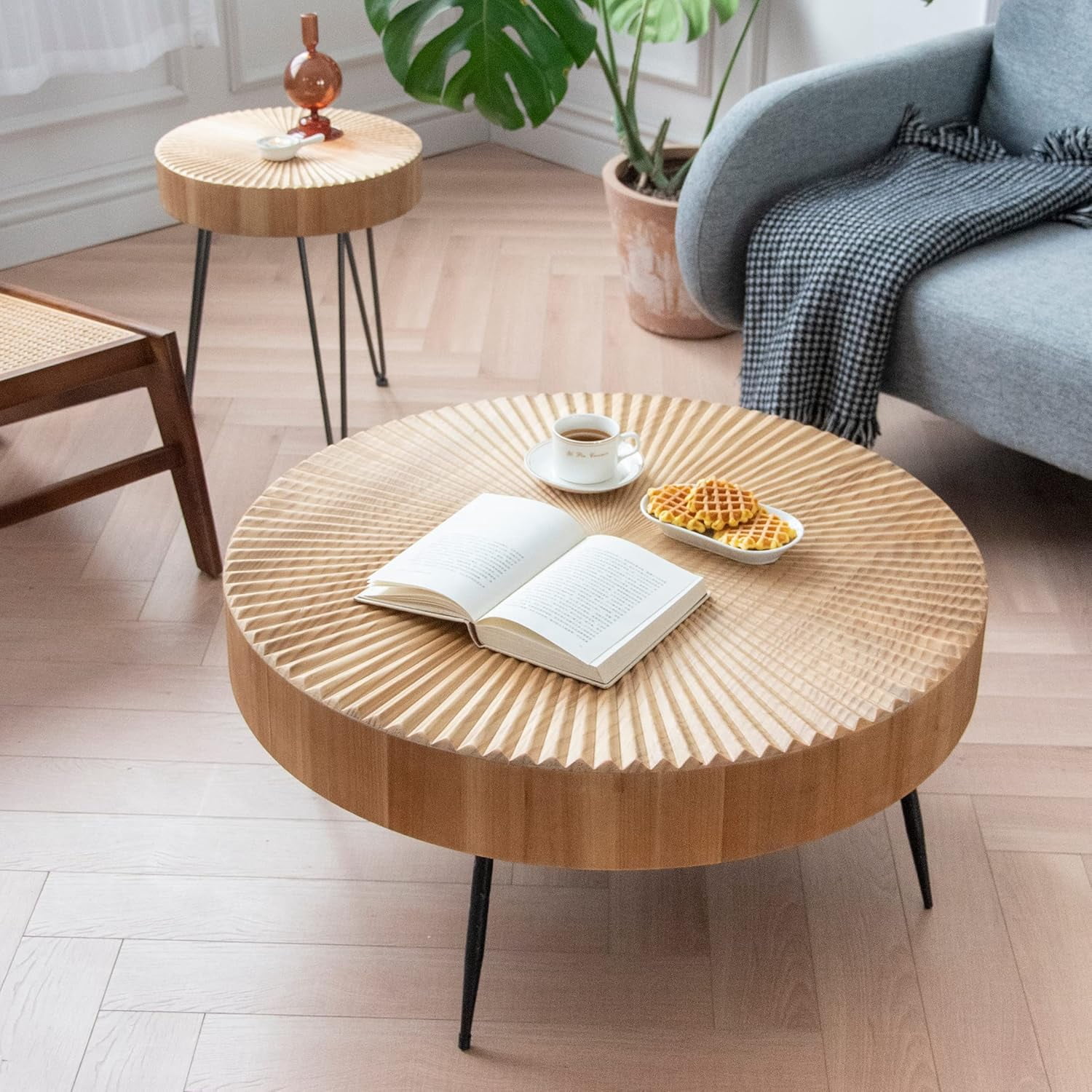SolaceHue 2-Piece Farmhouse Nesting Table Round with Handcrafted Wood ...