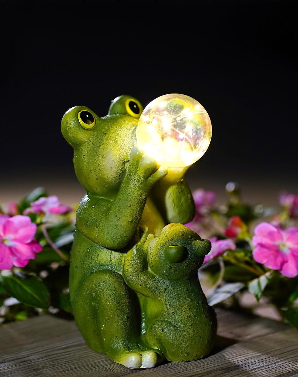 Solar Frog Garden Statue - Outdoor Frog Decor with Solar LED Lights for ...