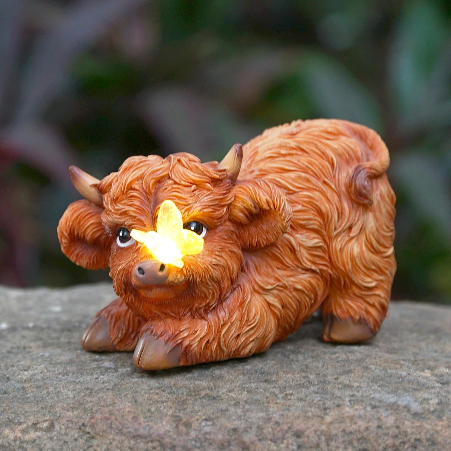 Solar Powered Outdoor Garden Statue, Resin Highland Cow Statue with ...