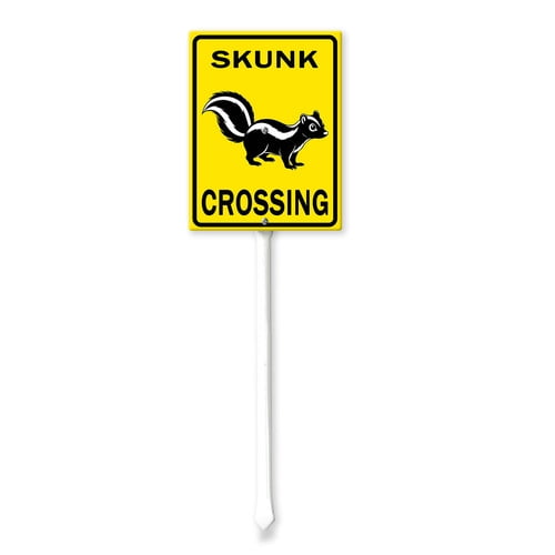 Soliyoahee Skunk Crossing Yard Sign with Stake 4.6x6inch Rustproof ...