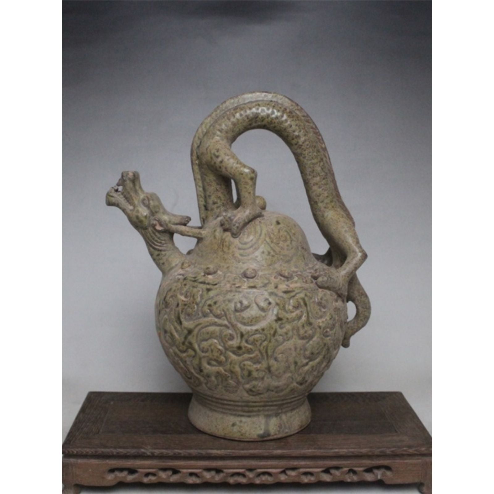Song Yue Kiln Celadon Porcelain Dragon Head-Raising Day Engraved ...