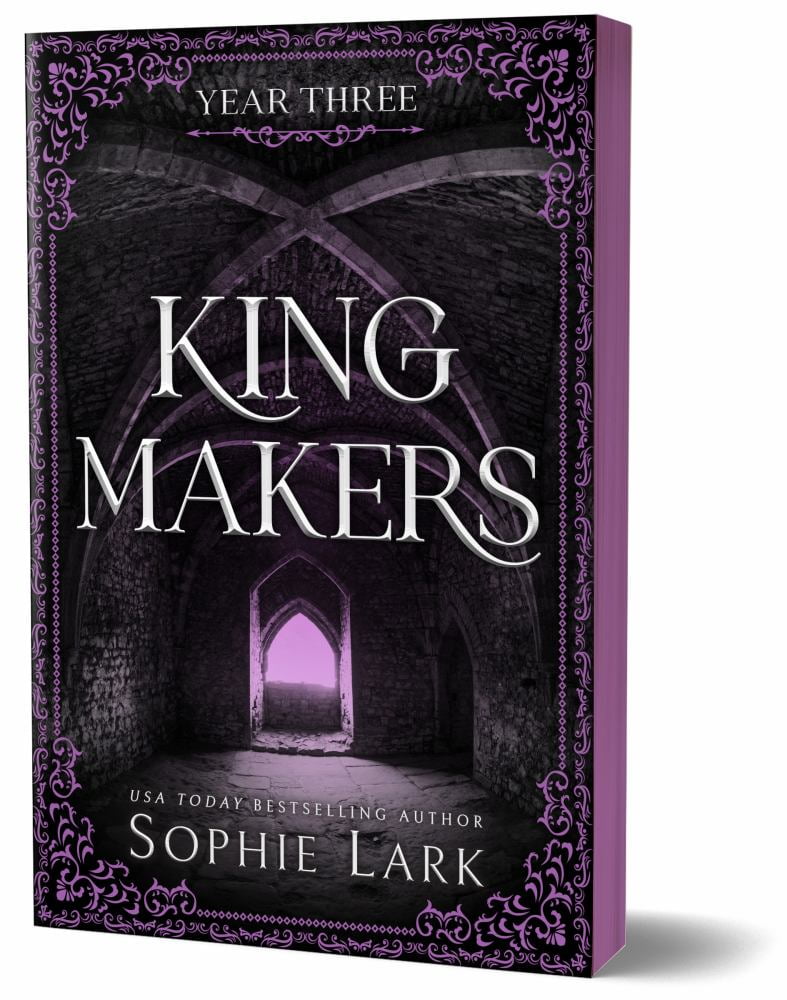 Kingmakers: Year Three (Deluxe Edition) (Special edition) (Paperback ...