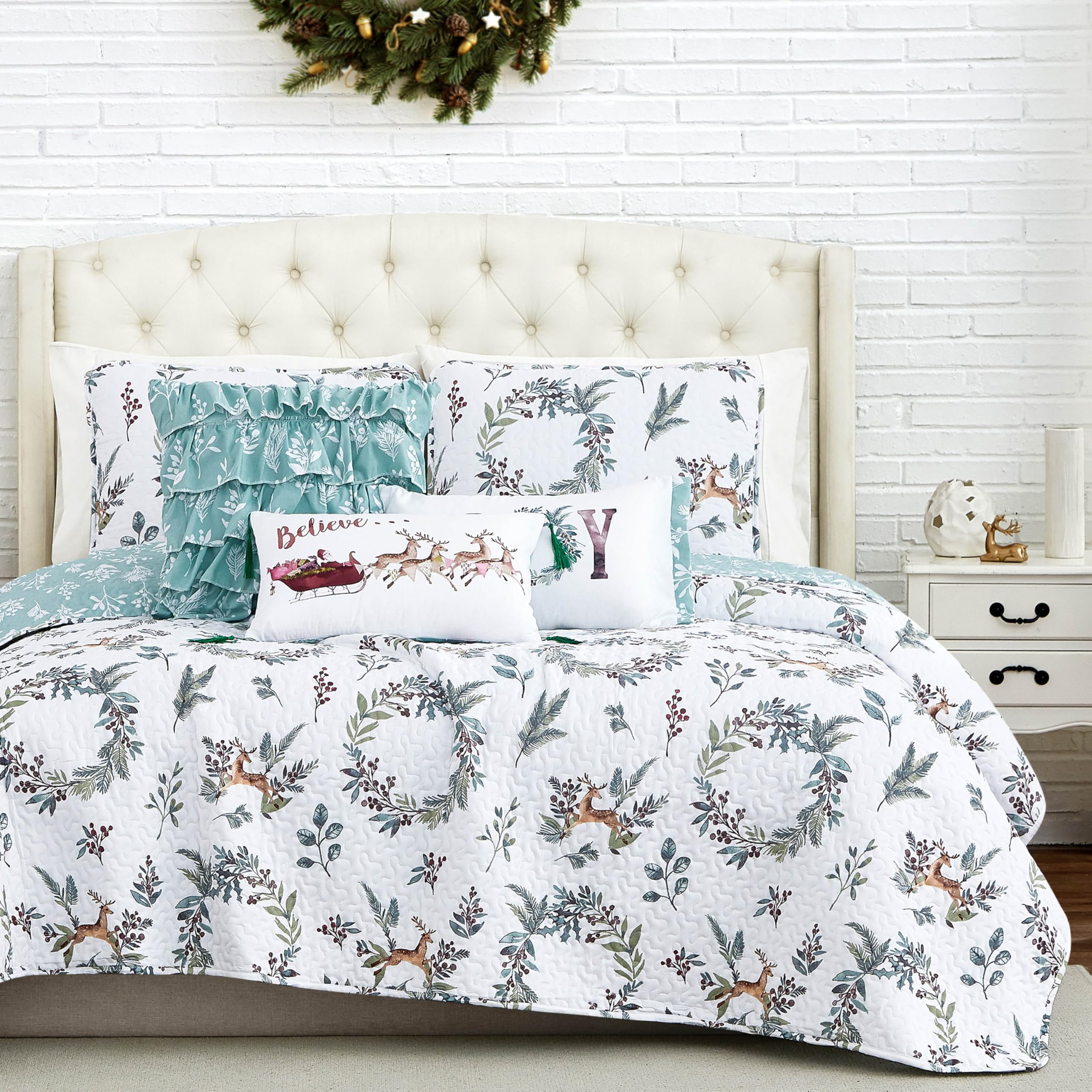 Southshore Fine Living, Inc. Christmas Quilt Set Full, Snowflake Over ...