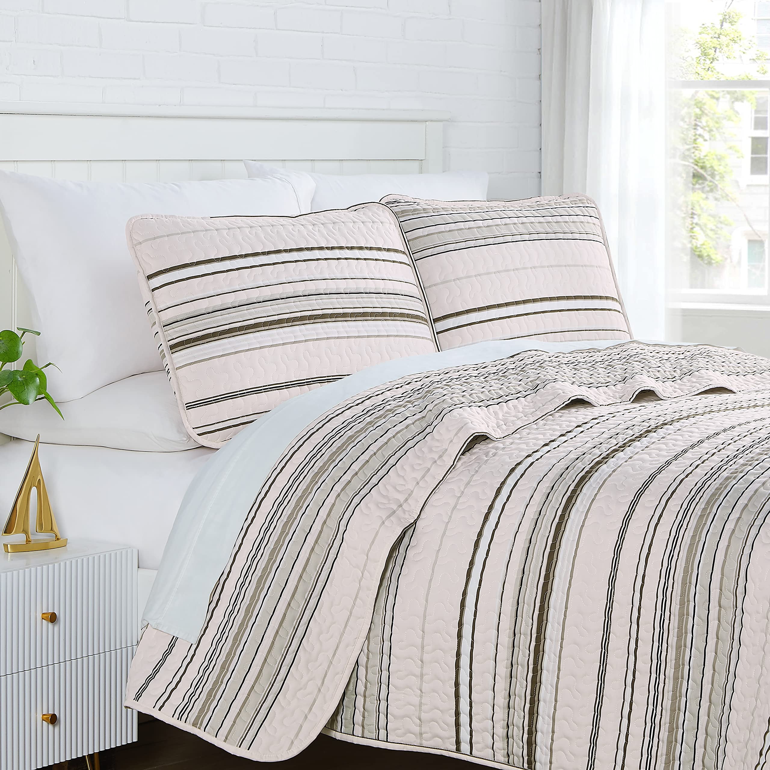 Southshore Fine Living, Inc. Oversized Queen Quilt Set, Striped Beige ...