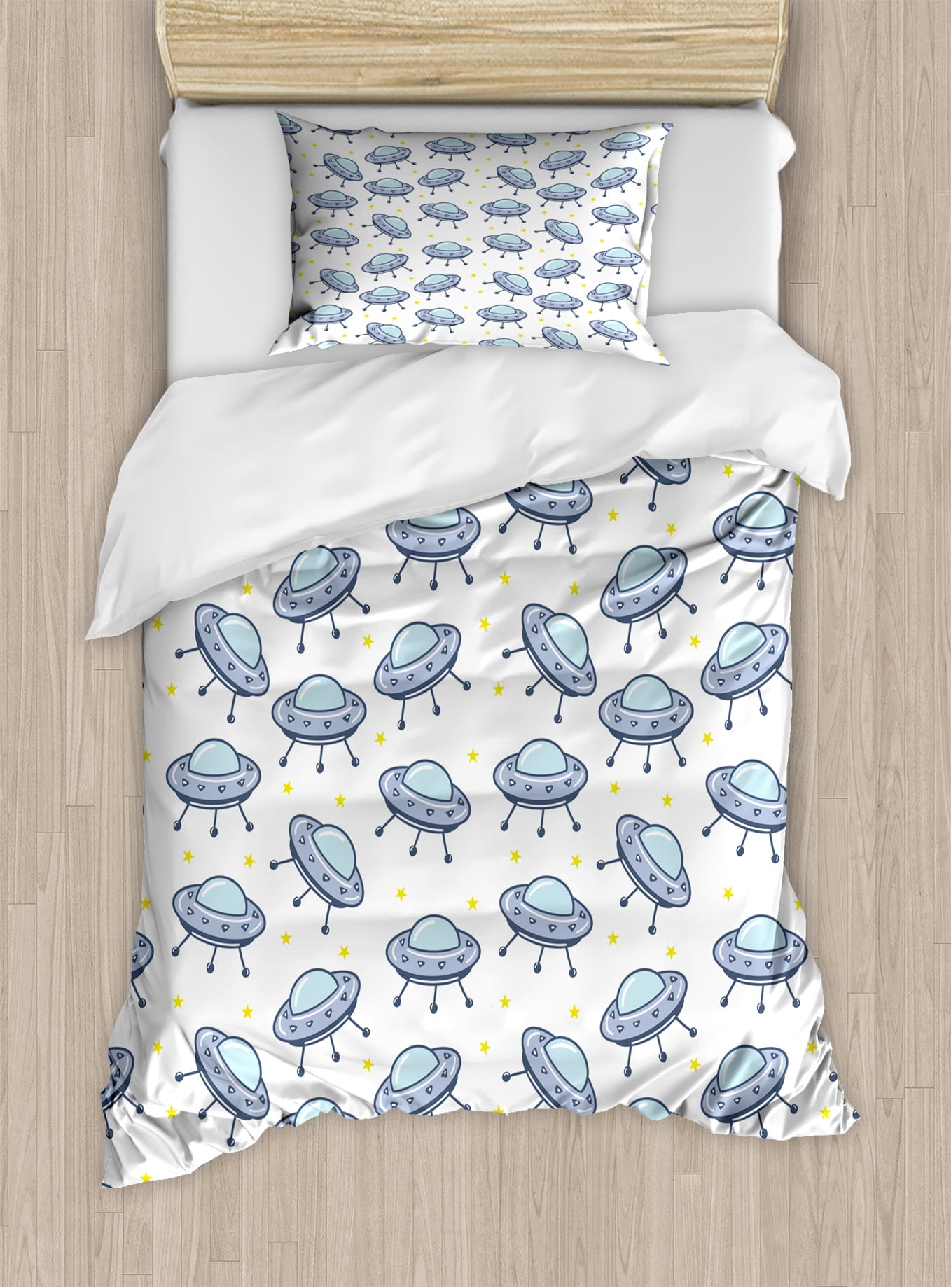 Spaceship Duvet Cover Sets, Repetitive Disc Shaped Flying Saucers and ...